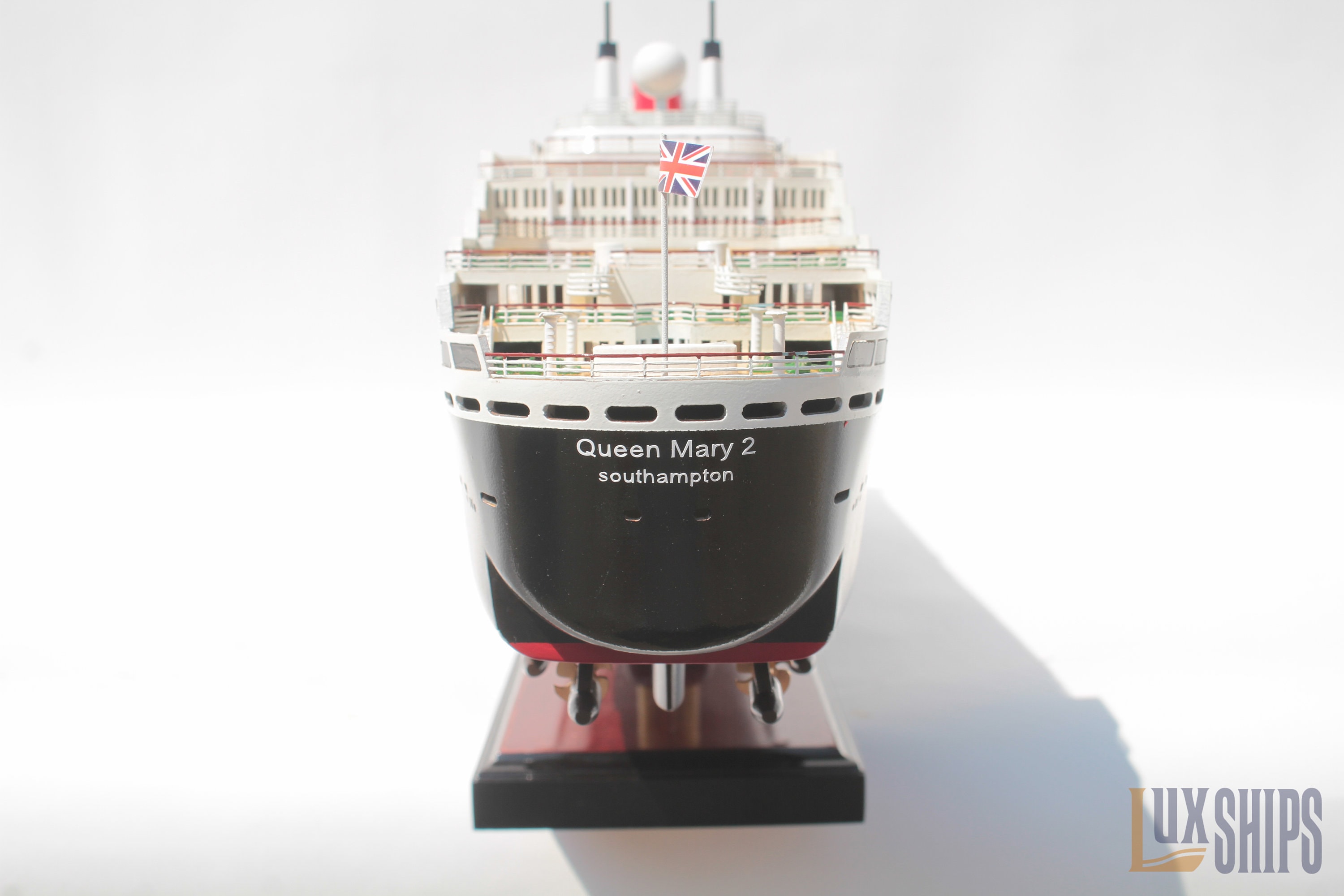 RMS Queen Mary 2 Ship Model 70cm - RMS Queen Mary 2 Wooden Ship Model ...