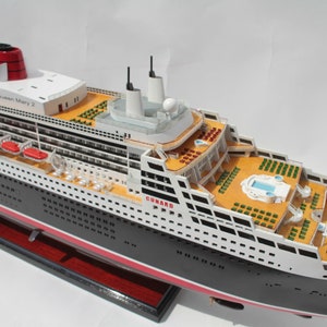 RMS Queen Mary 2 Ship Model 100cm - RMS Queen Mary 2 Wooden Ship Model ...