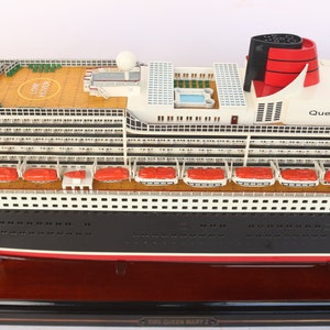 RMS Queen Mary 2 Ship Model 86cm - RMS Queen Mary 2 Wooden Ship Model ...