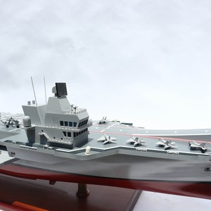 HMS Queen Elizabeth Aircraft Model Ship - HMS Queen Elizabeth Aircraft ...