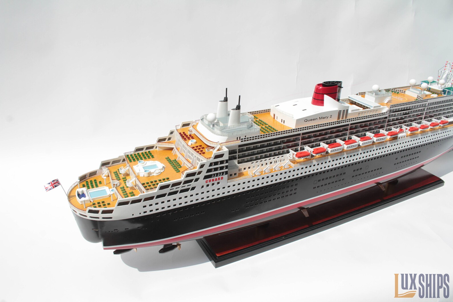 RMS Queen Mary 2 Ship Model 100cm - RMS Queen Mary 2 Wooden Ship Model ...