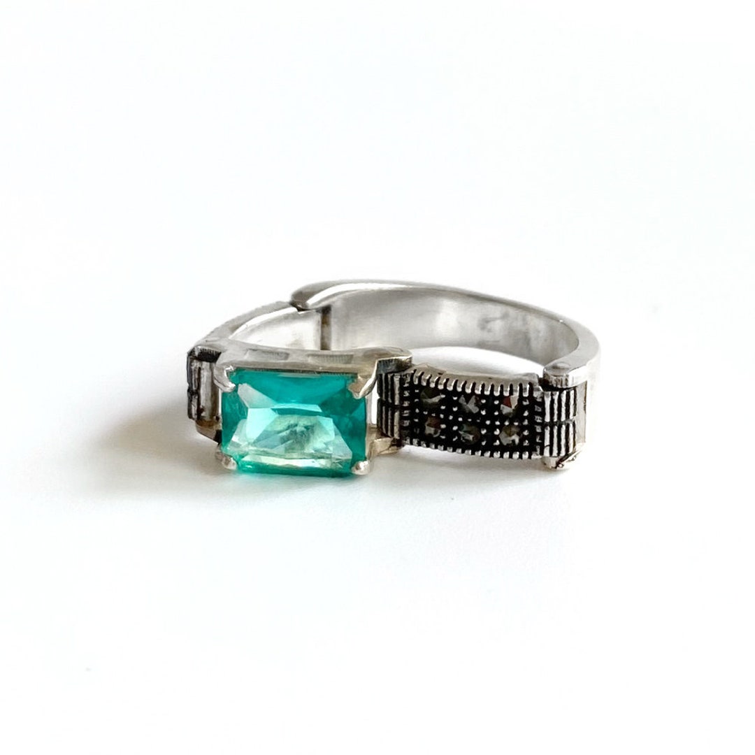 Vintage Style Bendable Silver Signet Ring Woman Emerald Green Quartz ...