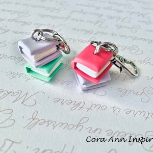 Stack of Books Keychain, Miniature Book Bag Clip, Book Lovers Gift ...
