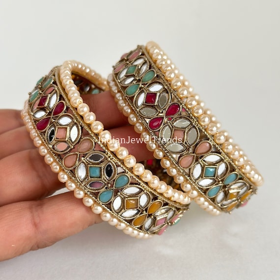Mirror bangles store