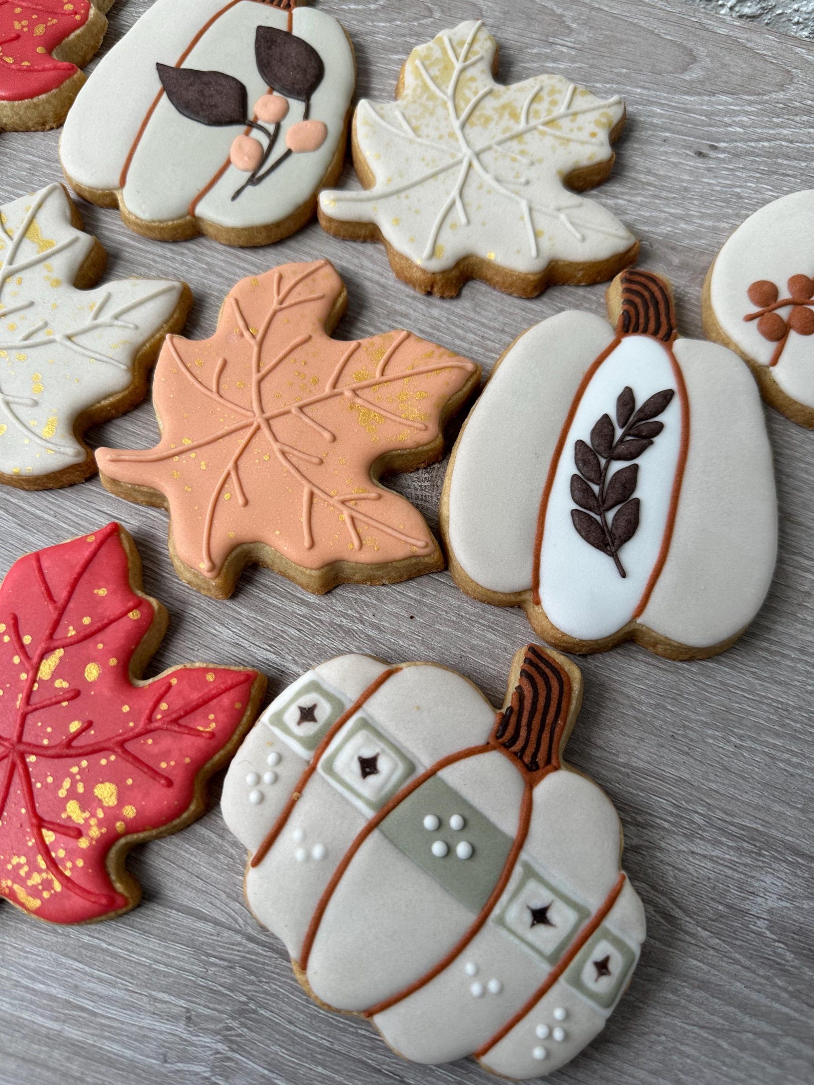 Thanksgiving Autumn Pumpkin Sugar Cookies – Pumpkin and Leaf Shaped ...
