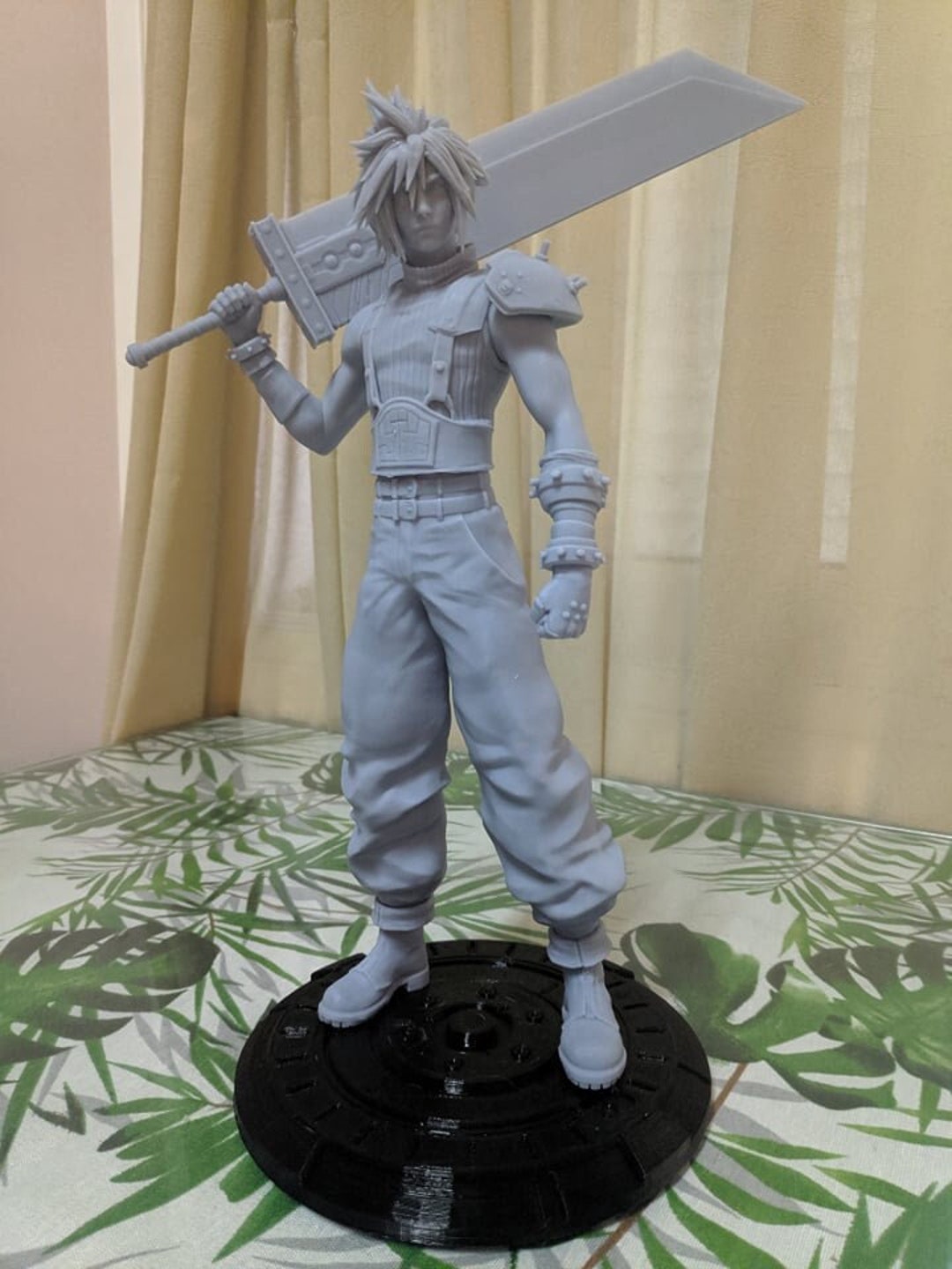 Final Fantasy Cloud Strife Resin Statue: 3 Swords, 30cm, 1/6 Scale - Etsy
