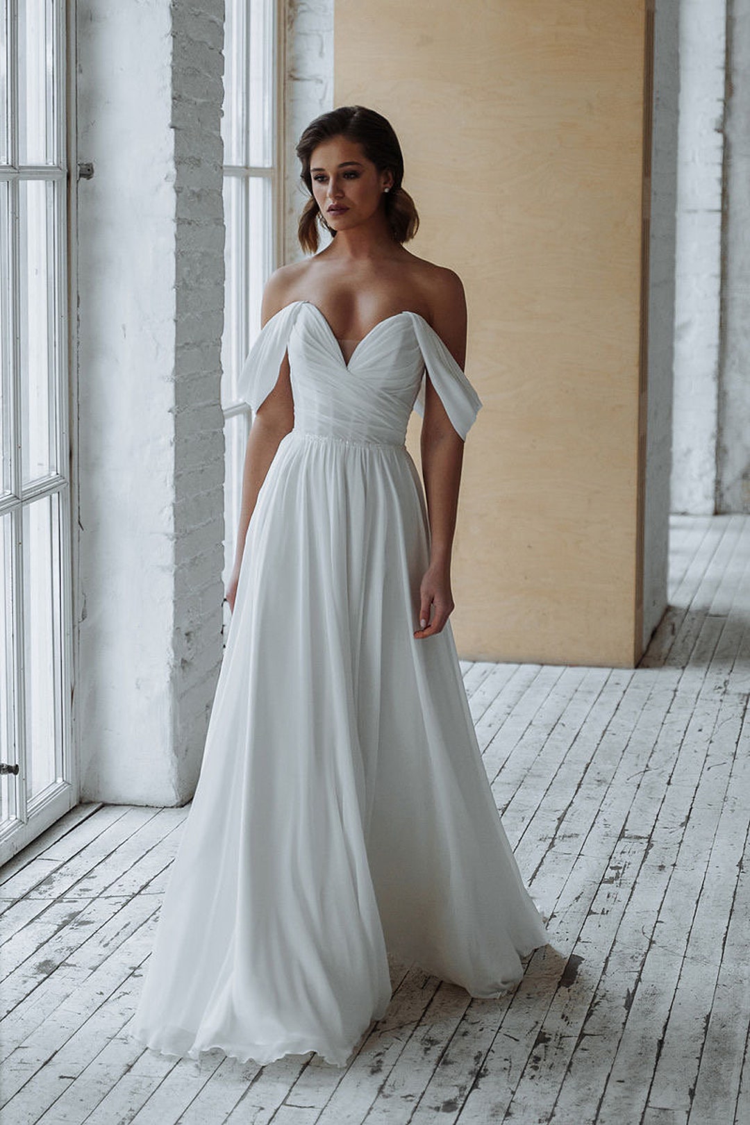 Strapless Wedding Gown, off Shoulder Wedding Dress, Minimalist Wedding ...