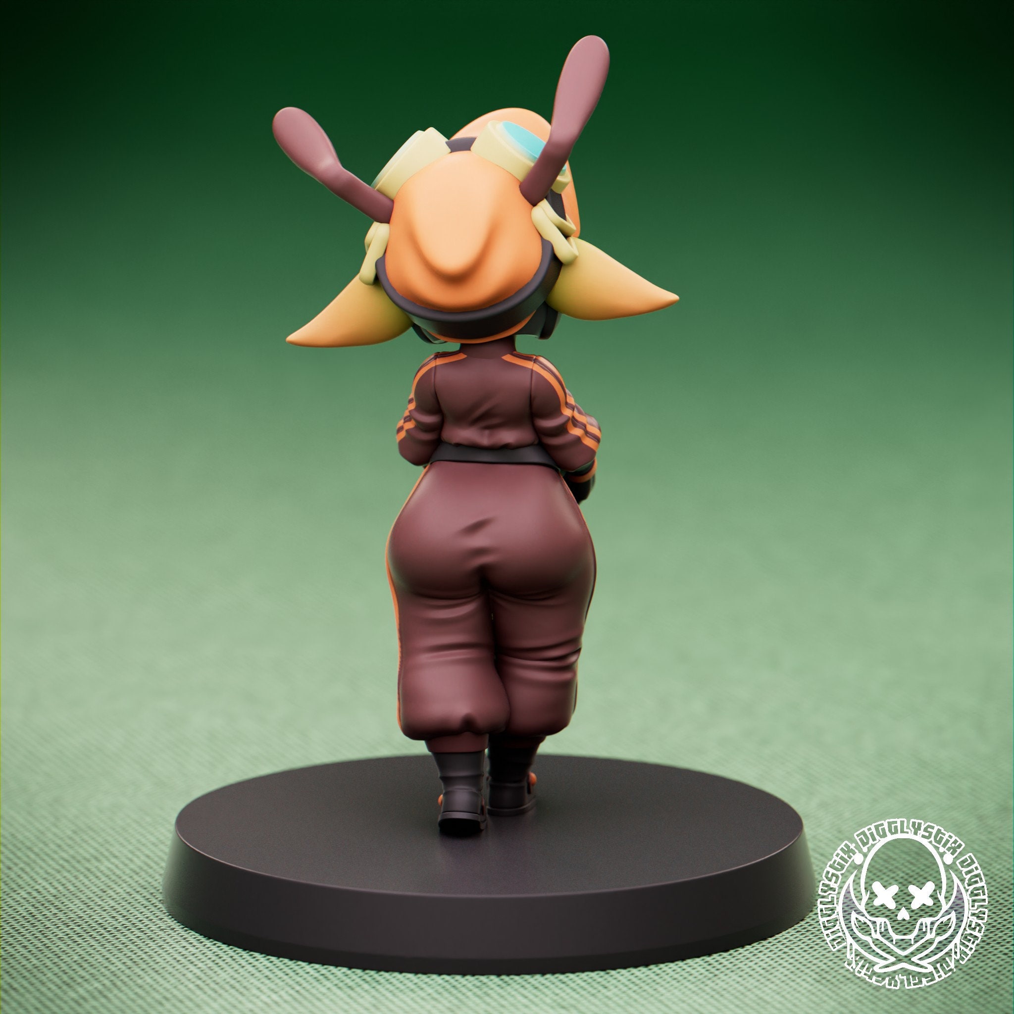 Beekeeper Goblin Girl Pin up Statue & Miniature | Queen Bee Collection ...