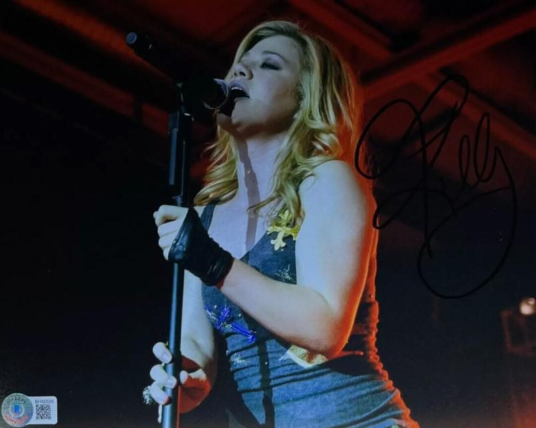 Kelly Clarkson Autograph Signed 8x10 Photo Pop MUSIC SINGER - Beckett ...