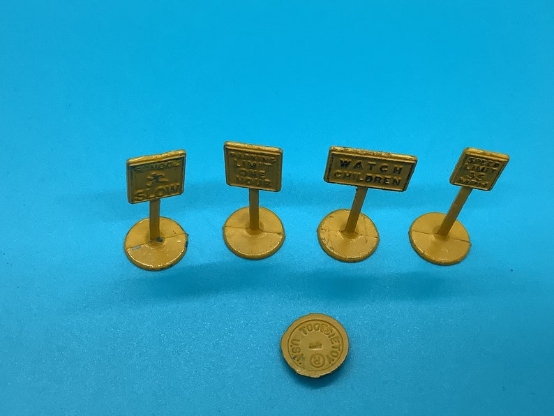 Vintage Tootsie Toy Metal Railroad Signs-5 Pieces - Etsy