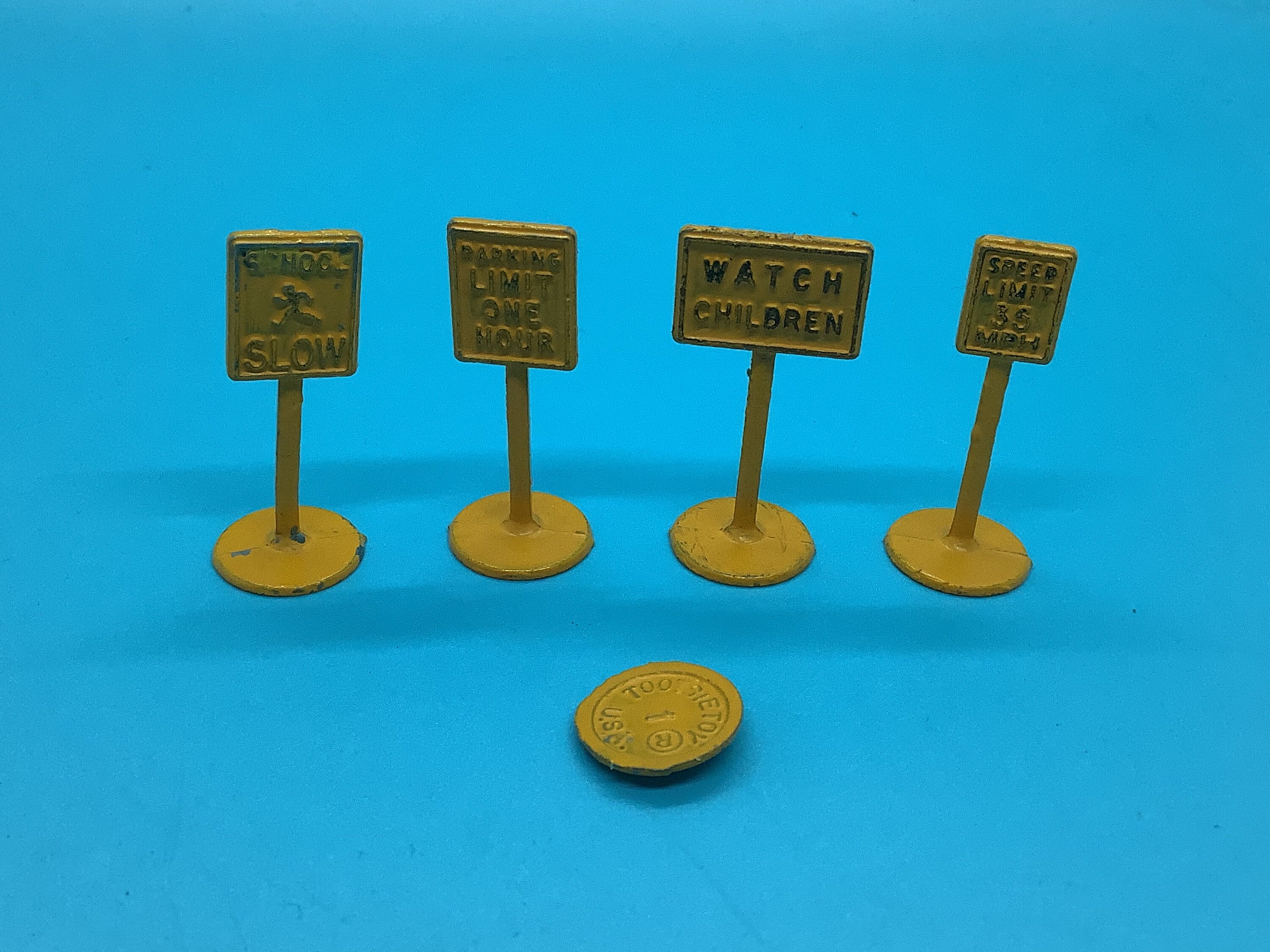 Vintage Tootsie Toy Metal Railroad Signs-5 Pieces - Etsy