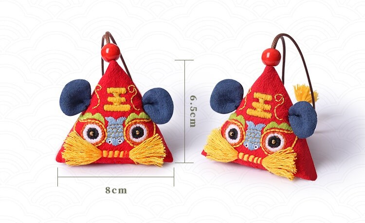 Triangle Sachet Lucky Amulet / Beginner DIY Emrboidery Kit / - Etsy