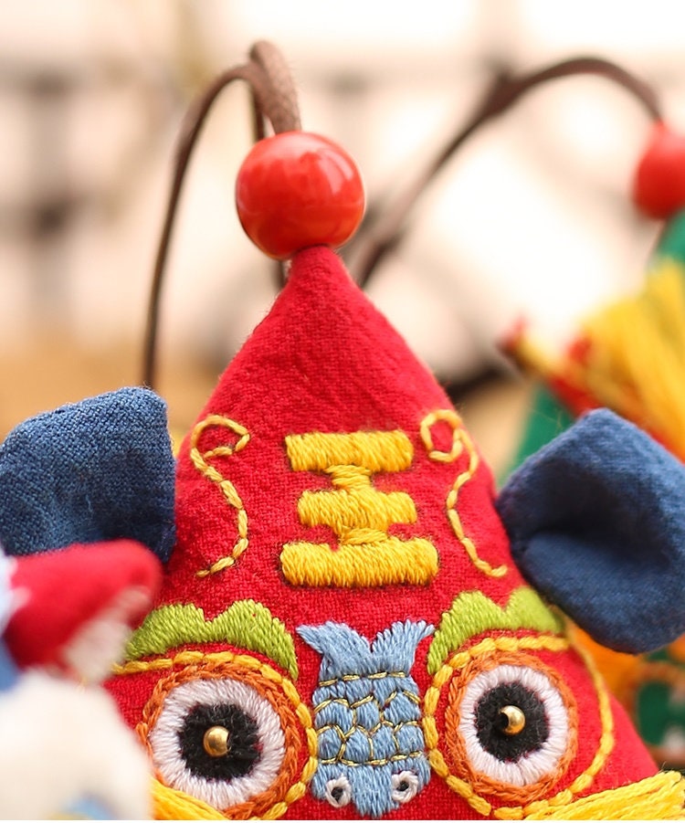 Triangle Sachet Lucky Amulet / Beginner DIY Emrboidery Kit / - Etsy