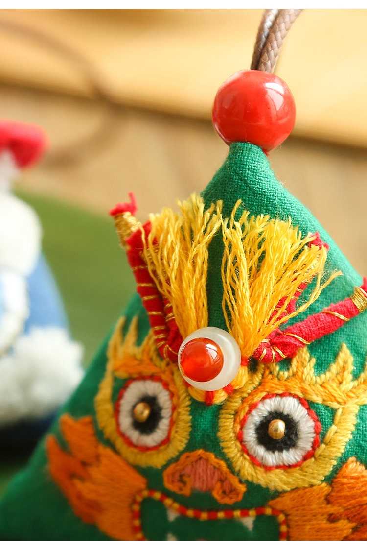 Triangle Sachet Lucky Amulet / Beginner DIY Emrboidery Kit / - Etsy