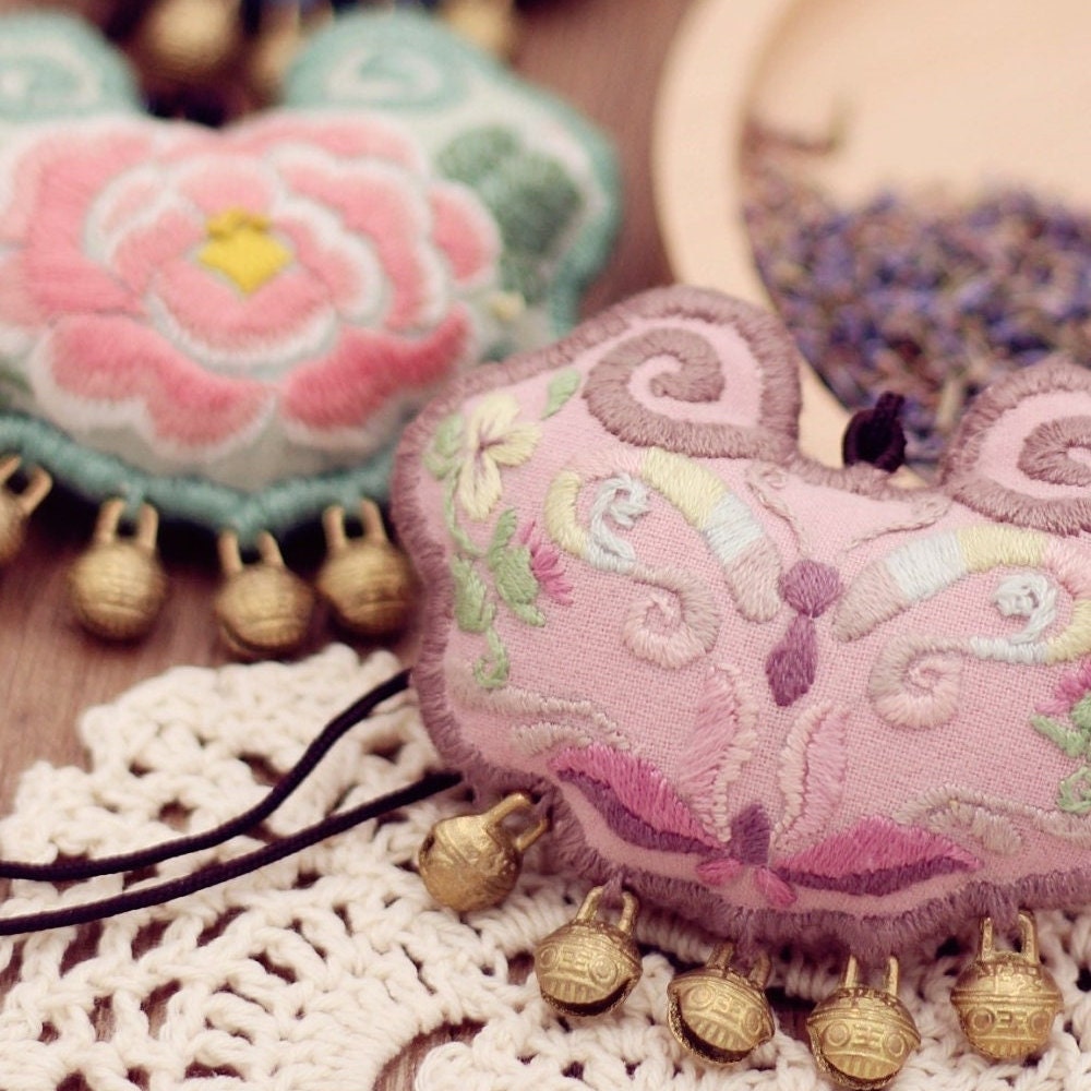 DIY Embroidery Amulet Kit for Beginners, Good Luck Embroidered Necklace ...