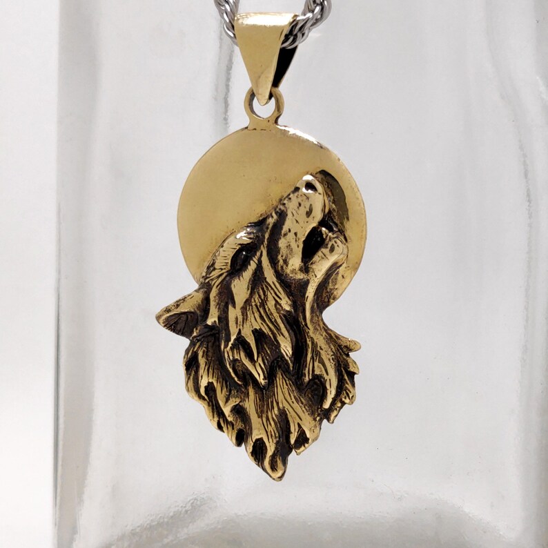 Howling Wolf Pendant - Etsy