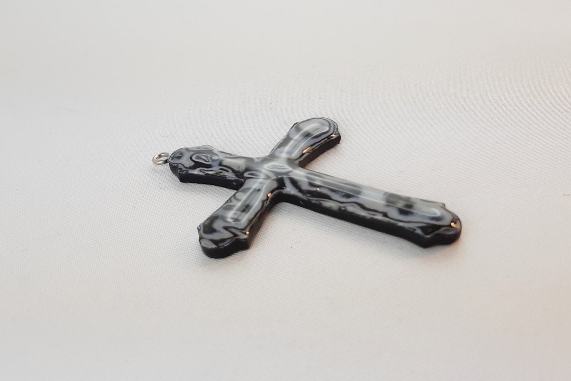 Cross pendant in marble look | Etsy