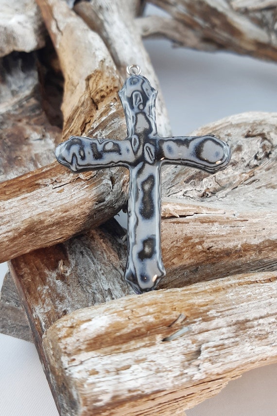 Cross pendant in marble look | Etsy