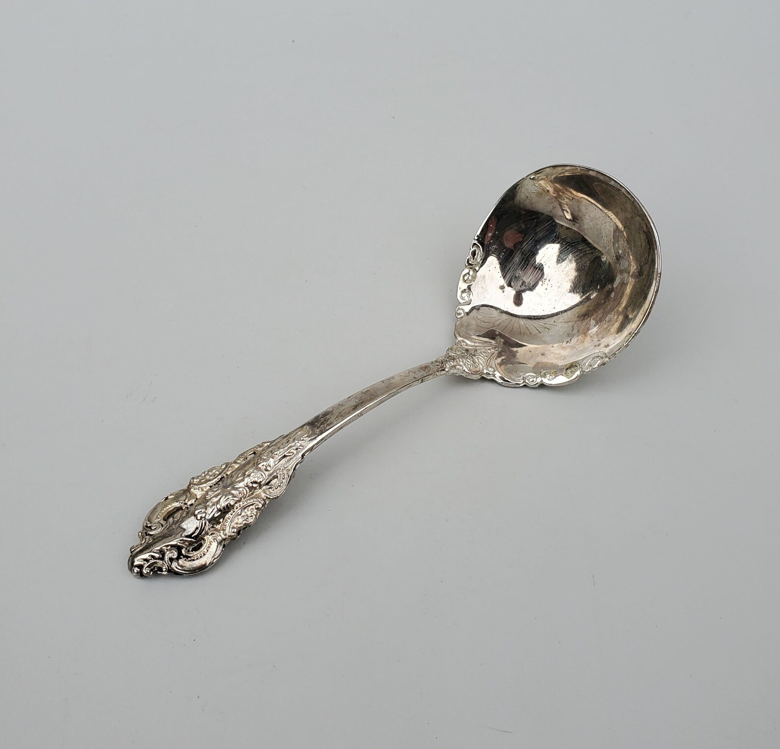 Godinger Silverplate Baroque Pattern Gravy Ladle Ornate Handle Design ...