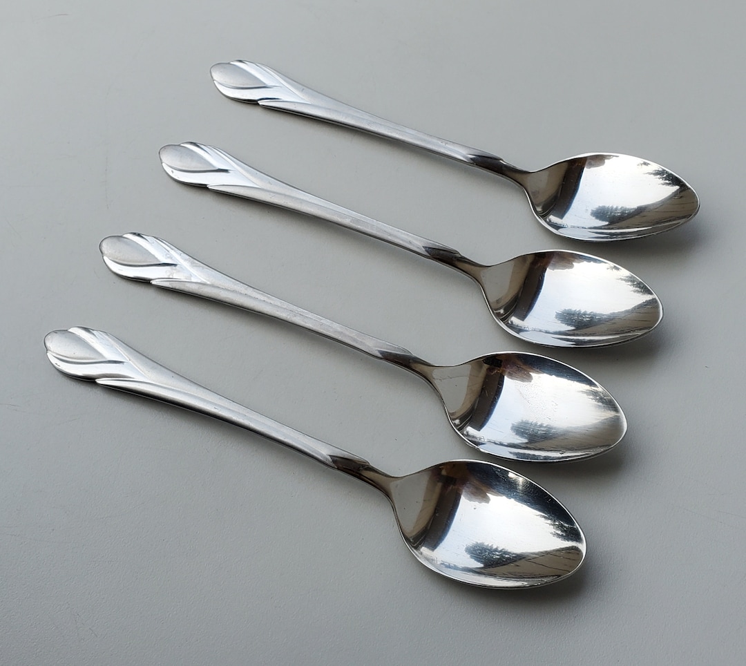 Hampton Silversmiths Lily Pattern Stainless Set of 4 Soup Spoons ...