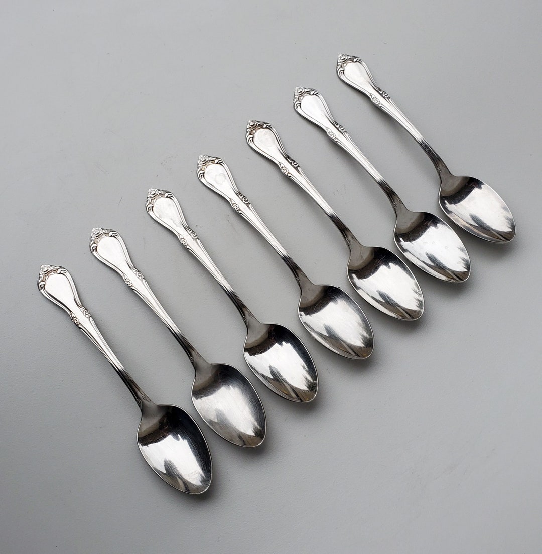 Oneida 1881 Rogers Deluxe Stainless Celebrity Pattern Set of 8 ...