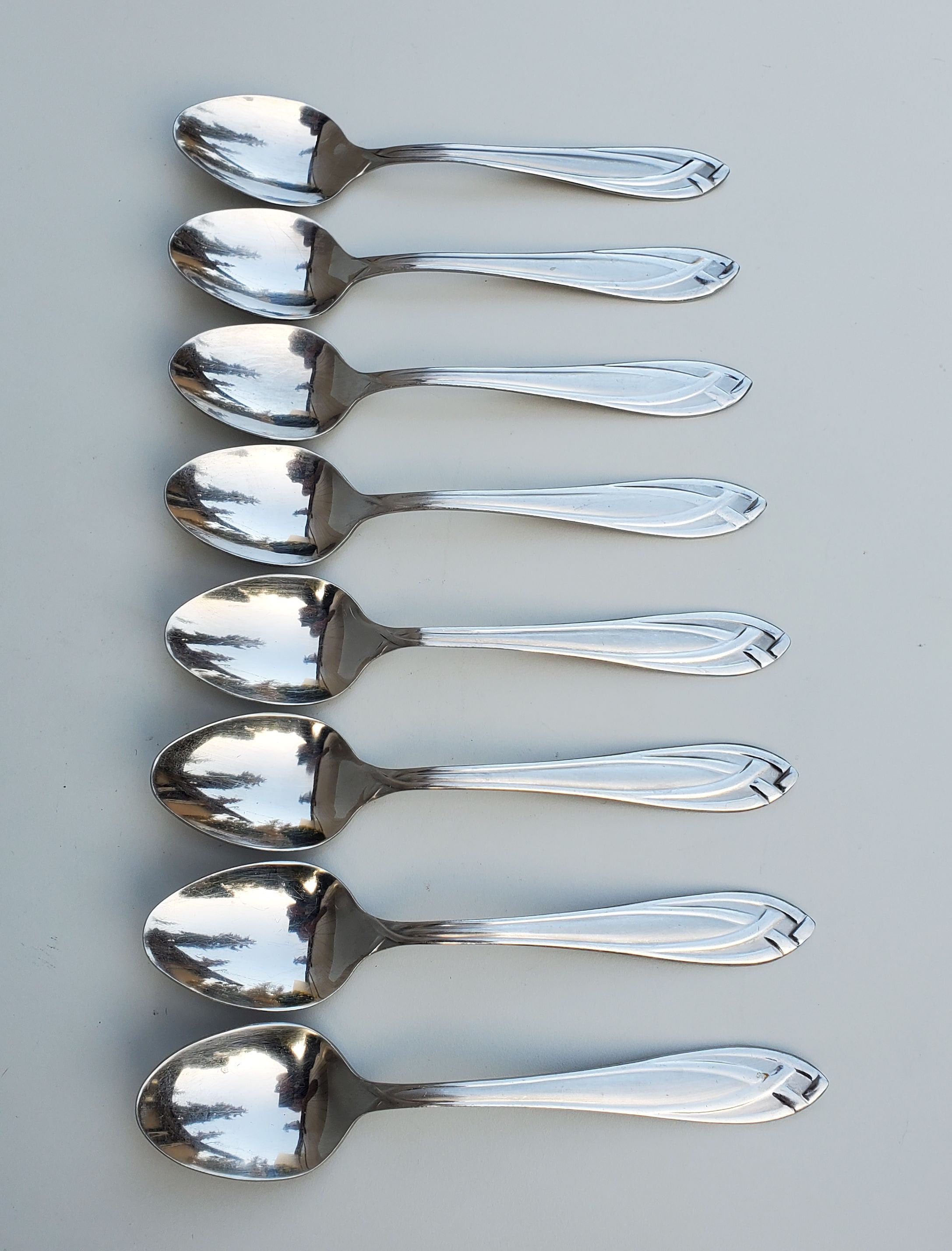 Hampton Silversmiths 18/0 Stainless Lace Frosted Pattern Set of 8 Soup ...