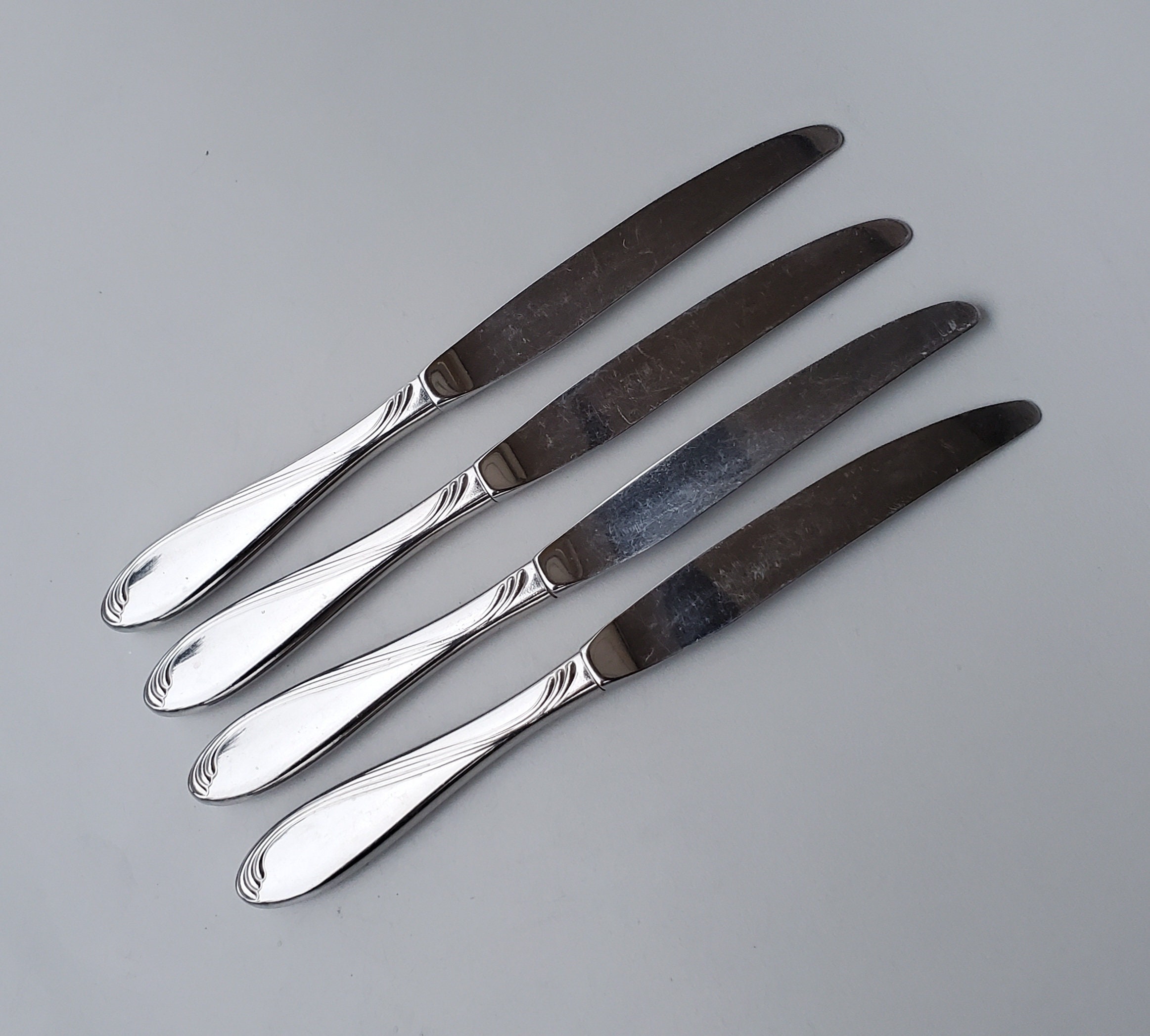 Oneida Camber Cresta Windswept Scroll Pattern Set of 4 Dinner Knives ...