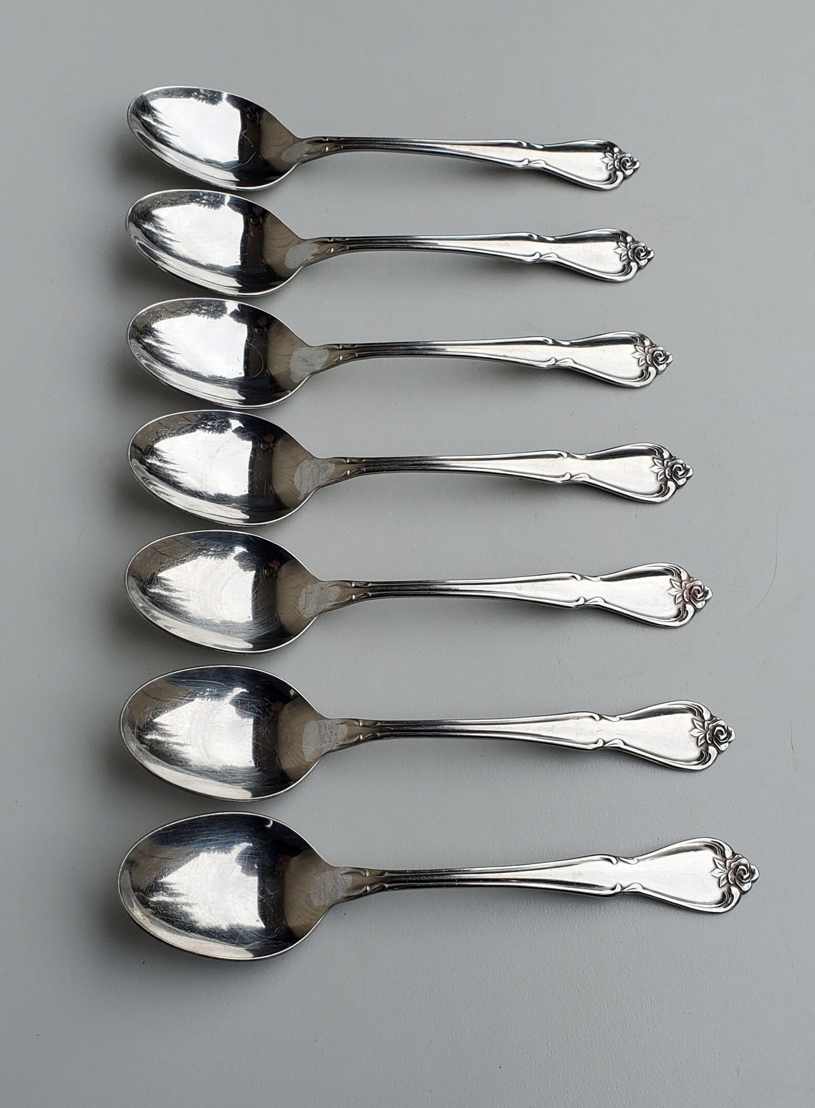 Oneida 1881 Wm Rogers Arbor Rose Pattern - Set of 7 Soup Spoons ...
