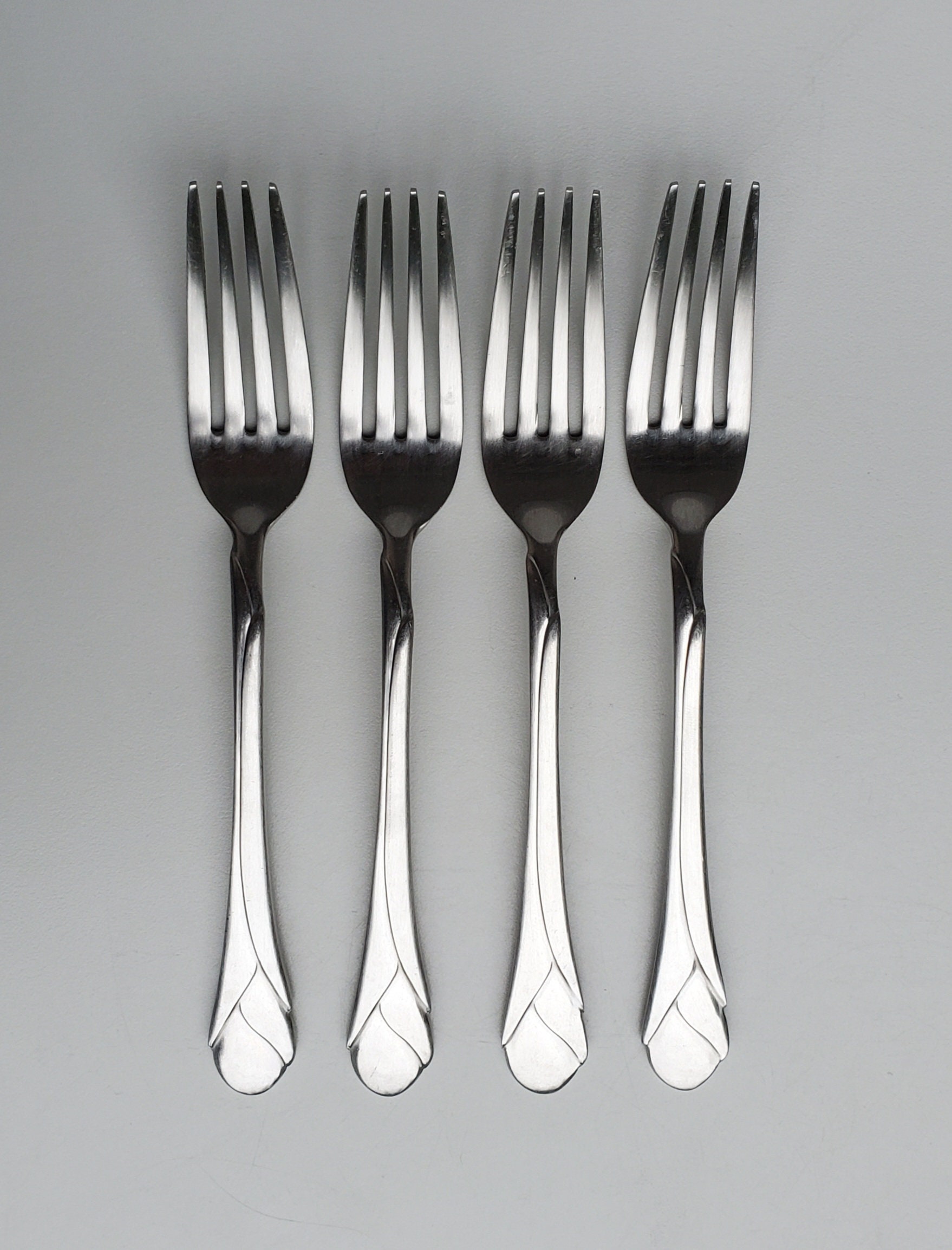 Mikasa 18/8 Stainless Sweet Pea Pattern Set of 4 Dinner Forks Gerard ...