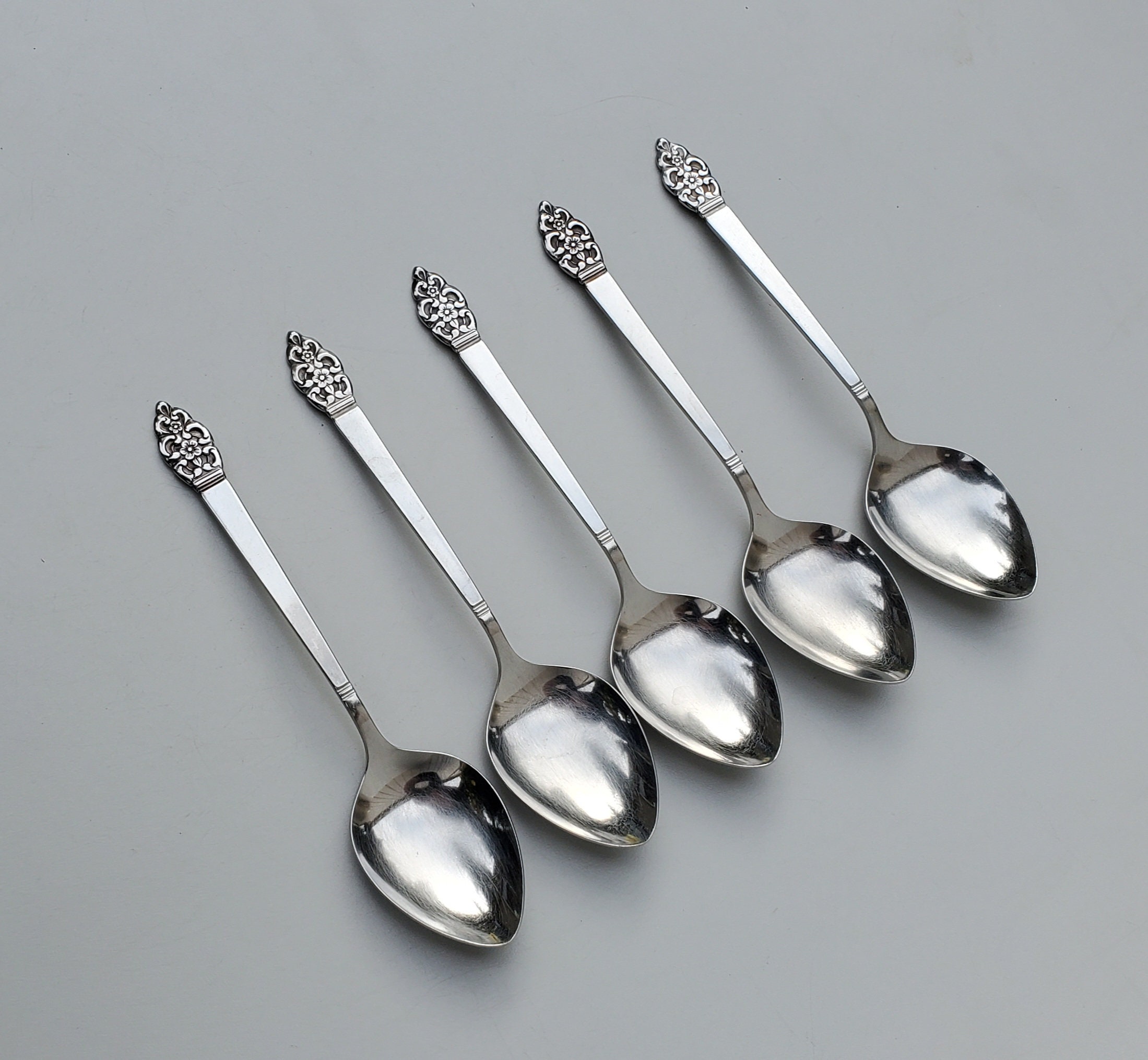 Oneida Stainless Oneidacraft Nordic Crown Pattern - Set of 5 Oval Soup ...
