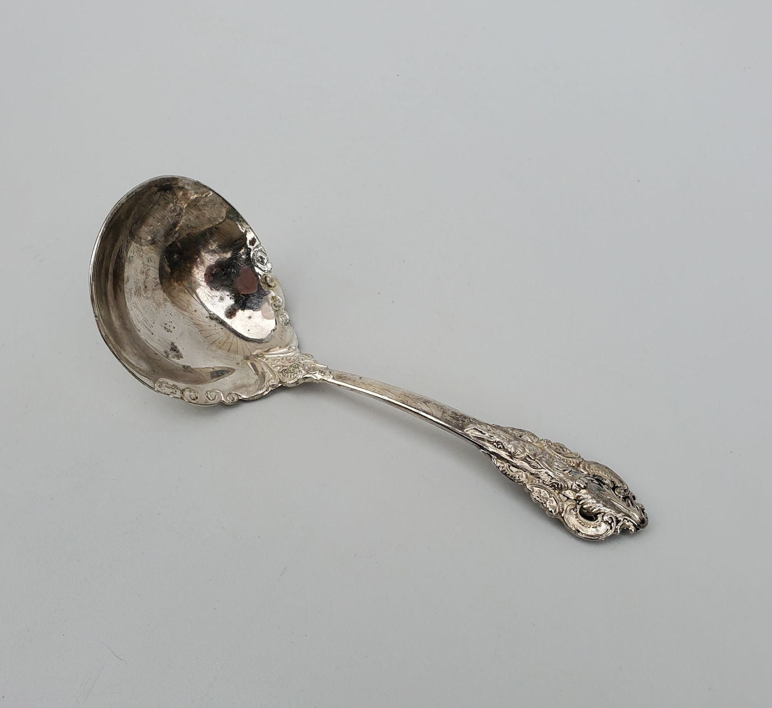 Godinger Silverplate Baroque Pattern Gravy Ladle Ornate Handle Design ...