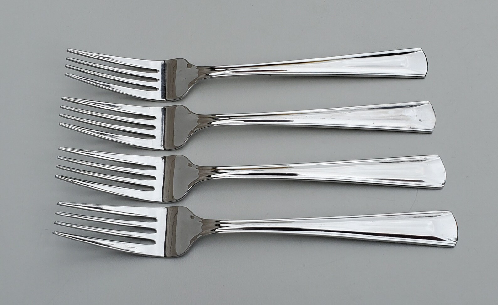 Oneida Stainless Cella Pattern - Set of 4 Dinner Forks - Glossy Finish ...