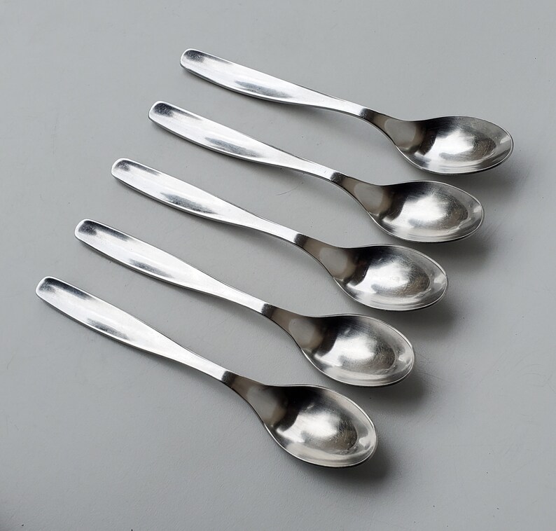 Gourmet Settings 18/10 GS Stainless Vault Pattern - Set of 5 Soup ...