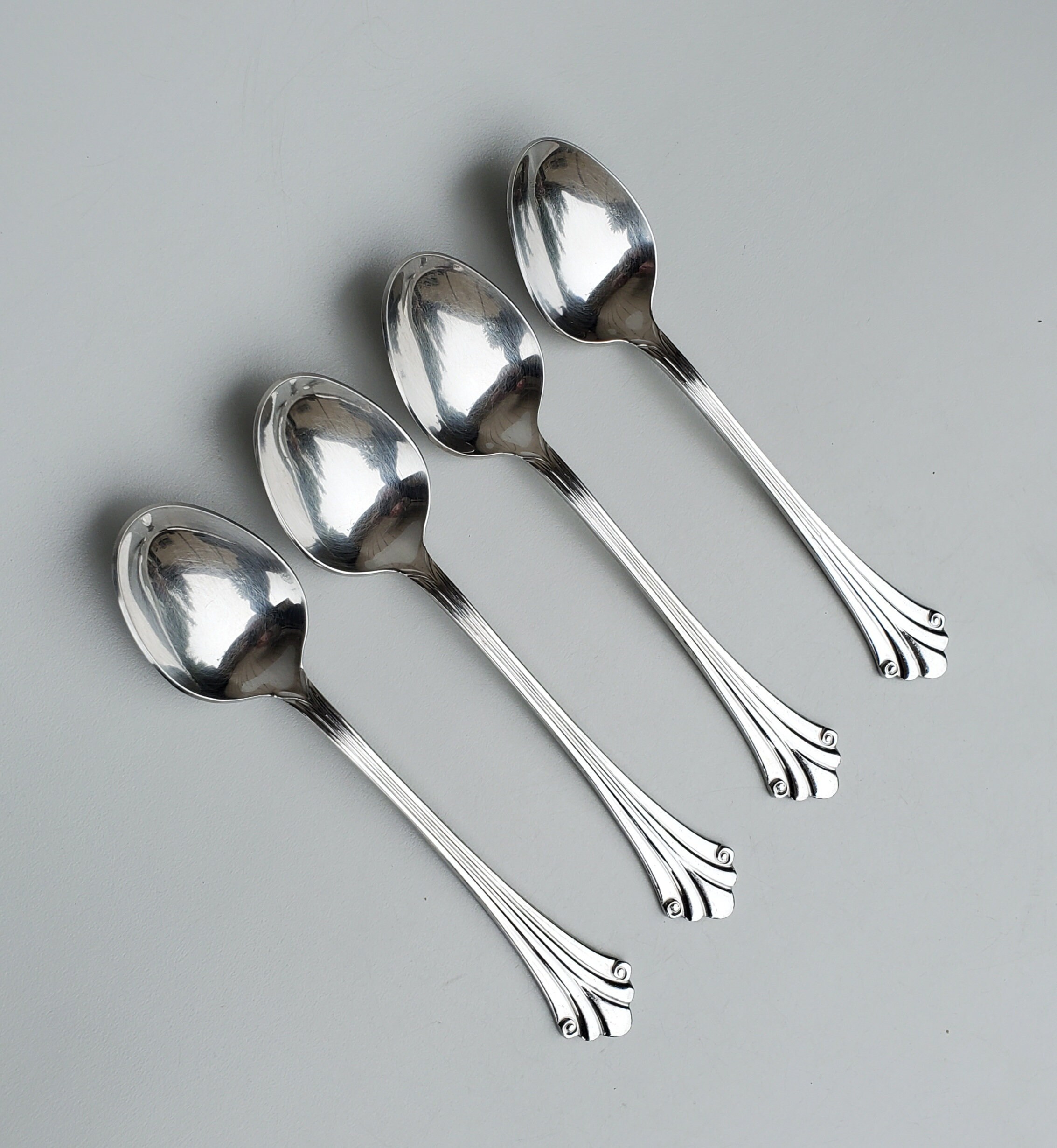 Pfaltzgraff 18/8 Stainless Warrington Pattern Set of 4 Soup Spoons ...