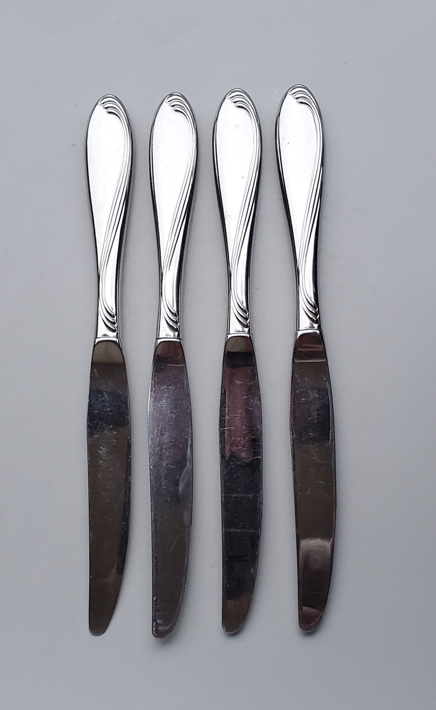Oneida Camber Cresta Windswept Scroll Pattern Set of 4 Dinner Knives ...