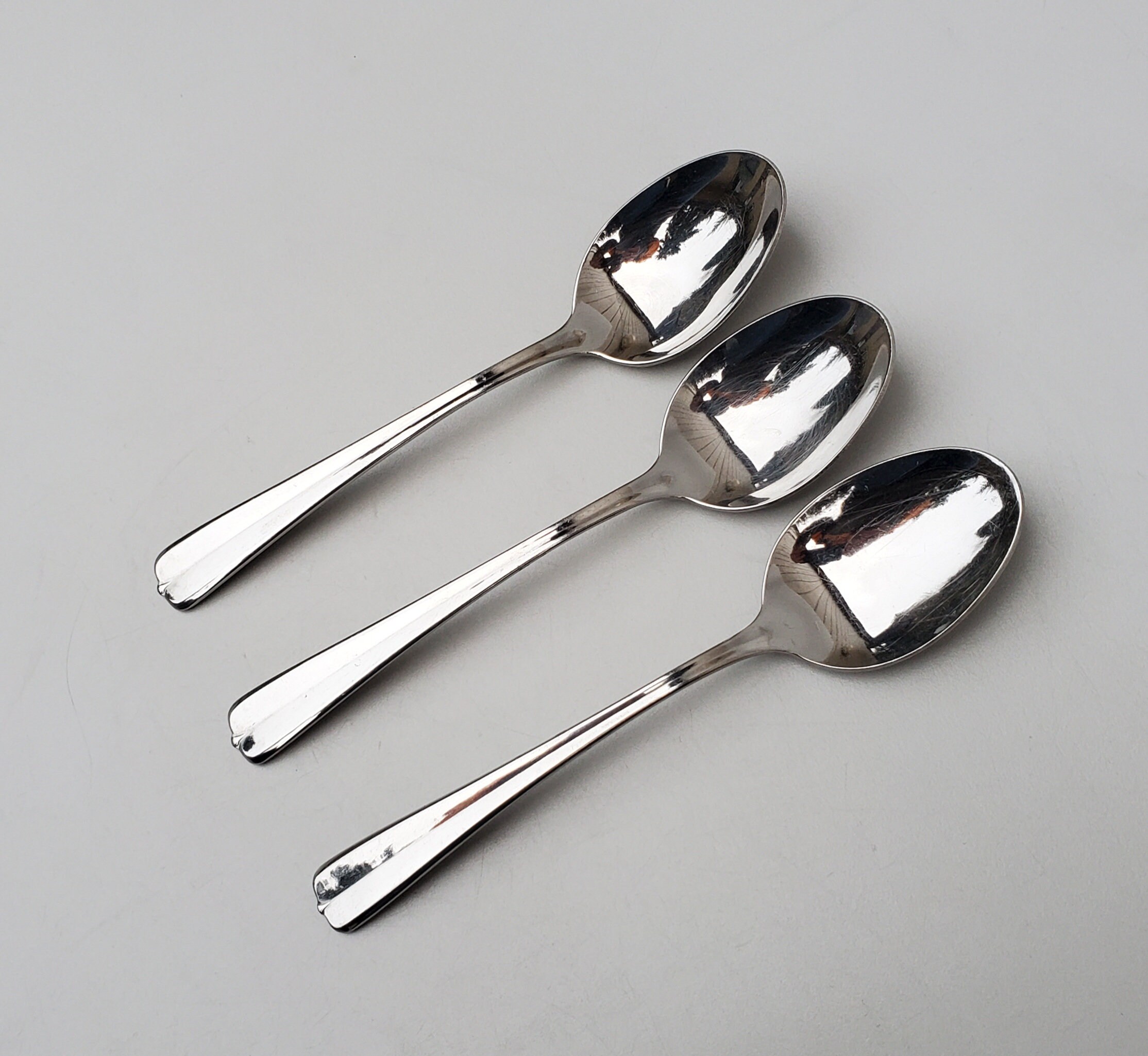 Oneida Stainless Gala Impulse Pattern Set of 3 Soup Spoons Glossy ...