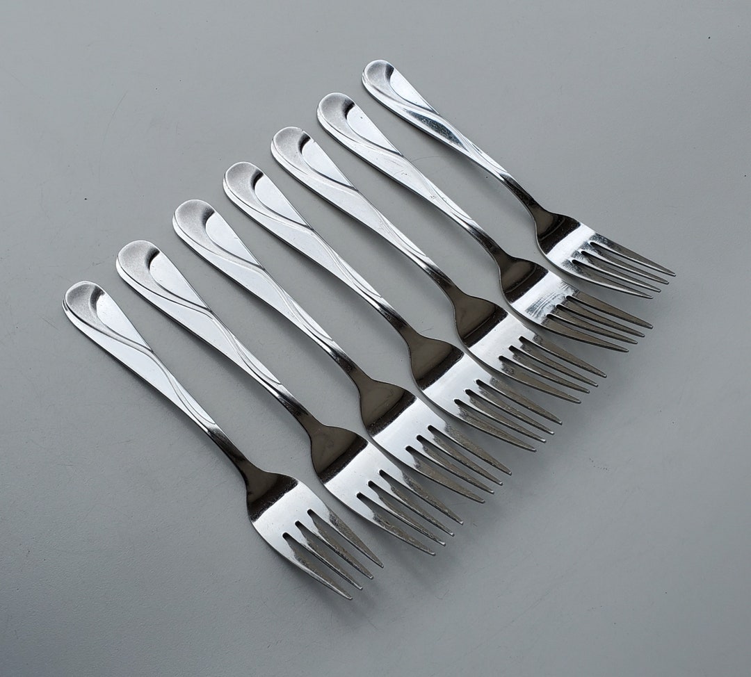 International Silver Co Stainless Flatware Willow Frost Pattern - Set of 5 Dinner Forks + 2 ...