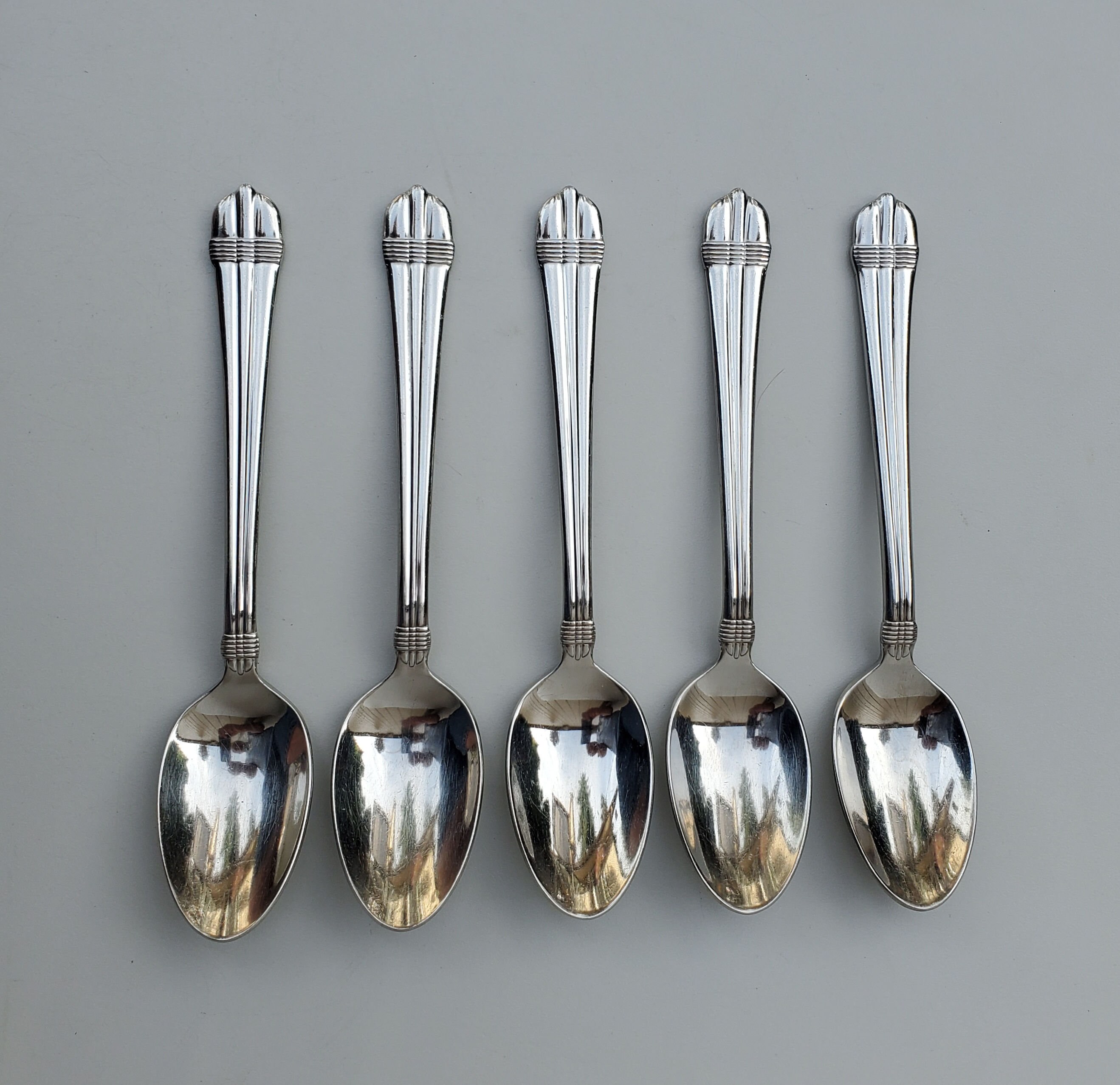 Hampton Silversmiths Odyssey Pattern 18/10 Stainless Set of 5 Soup ...