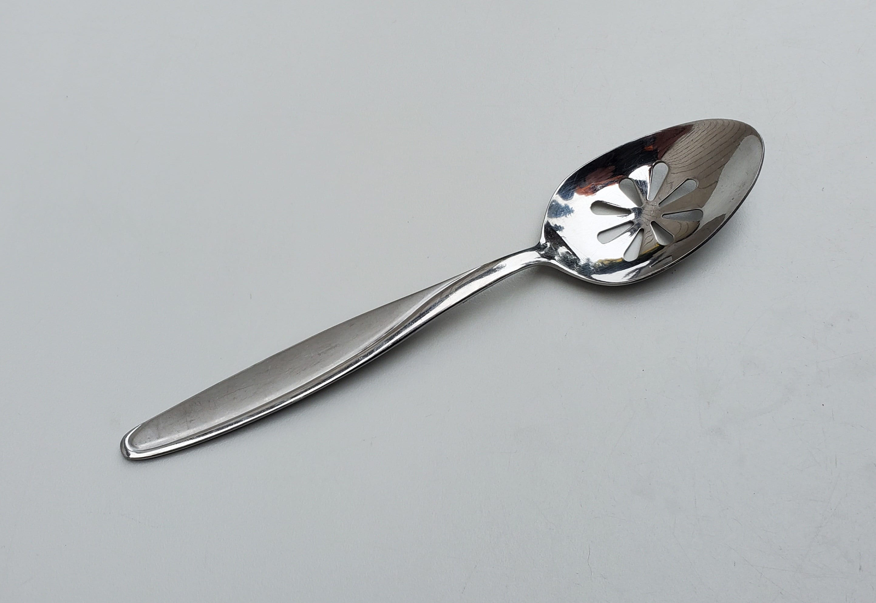 Cuisinart 18/10 Stainless Satin Wrap Pattern - Large Pierced Serving ...