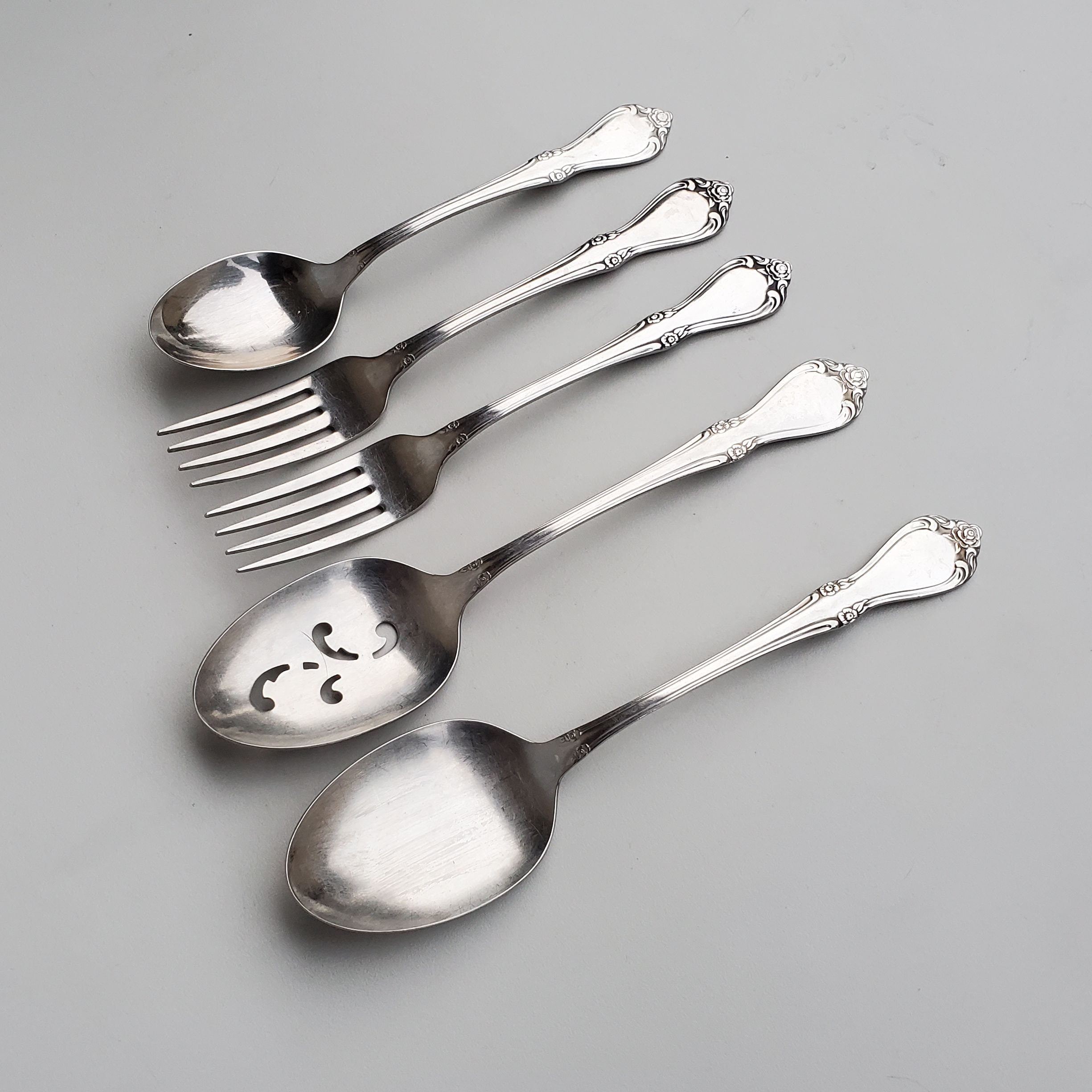 Oneida 1881 Rogers Deluxe Stainless Celebrity Pattern Mixed Lot of 5 ...