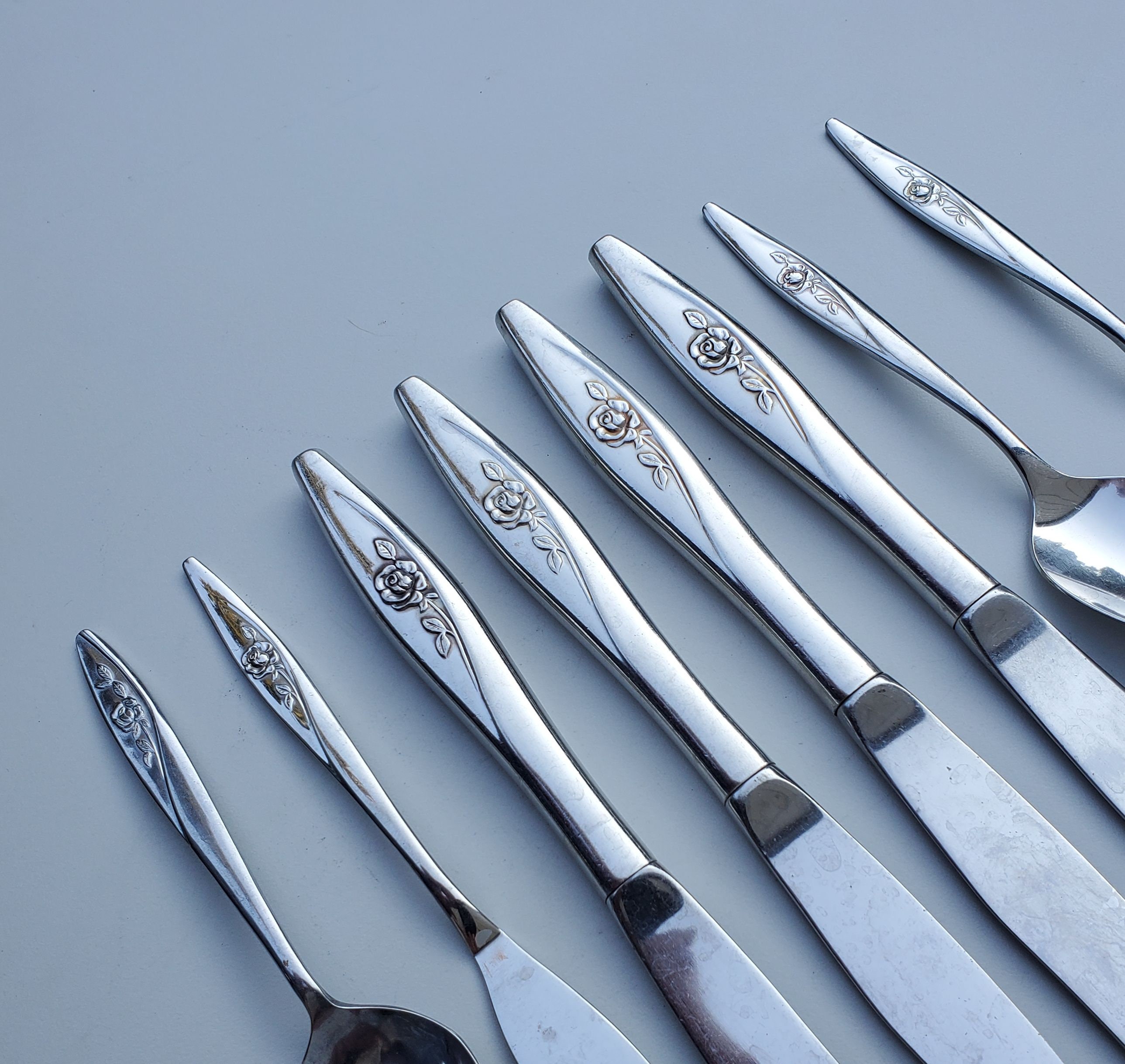 Oneida Deluxe Stainless Lasting Rose Pattern Mixed Lot of 8 Pieces ...