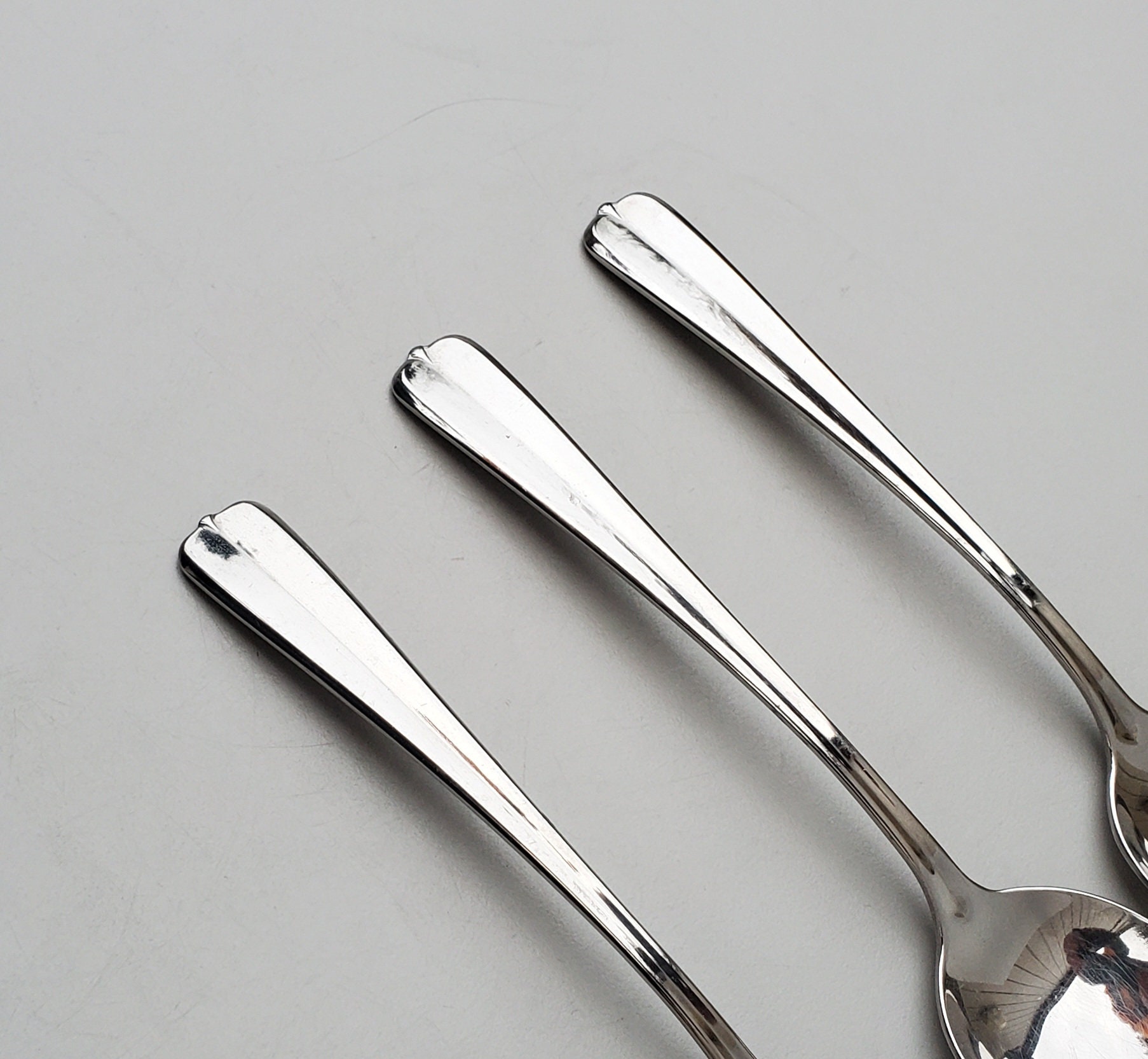 Oneida Stainless Gala Impulse Pattern - Set of 3 Soup Spoons - Glossy ...