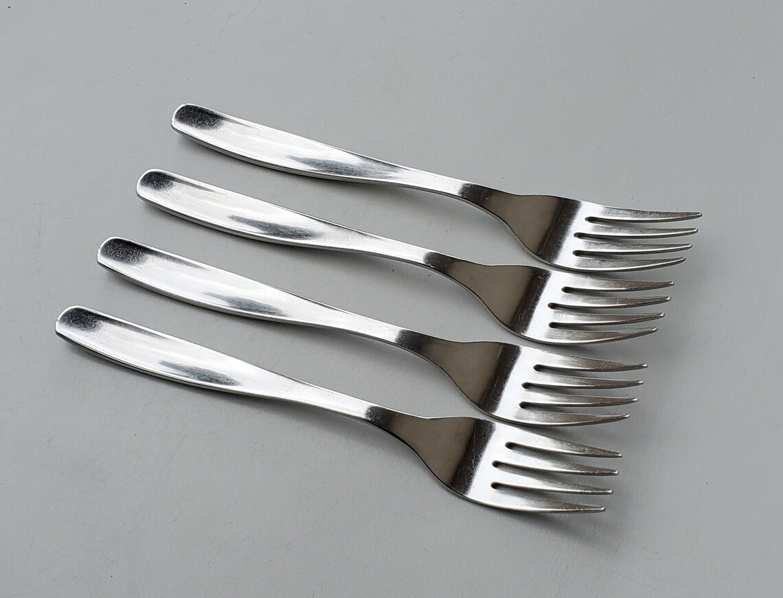 Gourmet Settings 18/10 GS Stainless Vault Pattern - Set of 4 Dinner ...