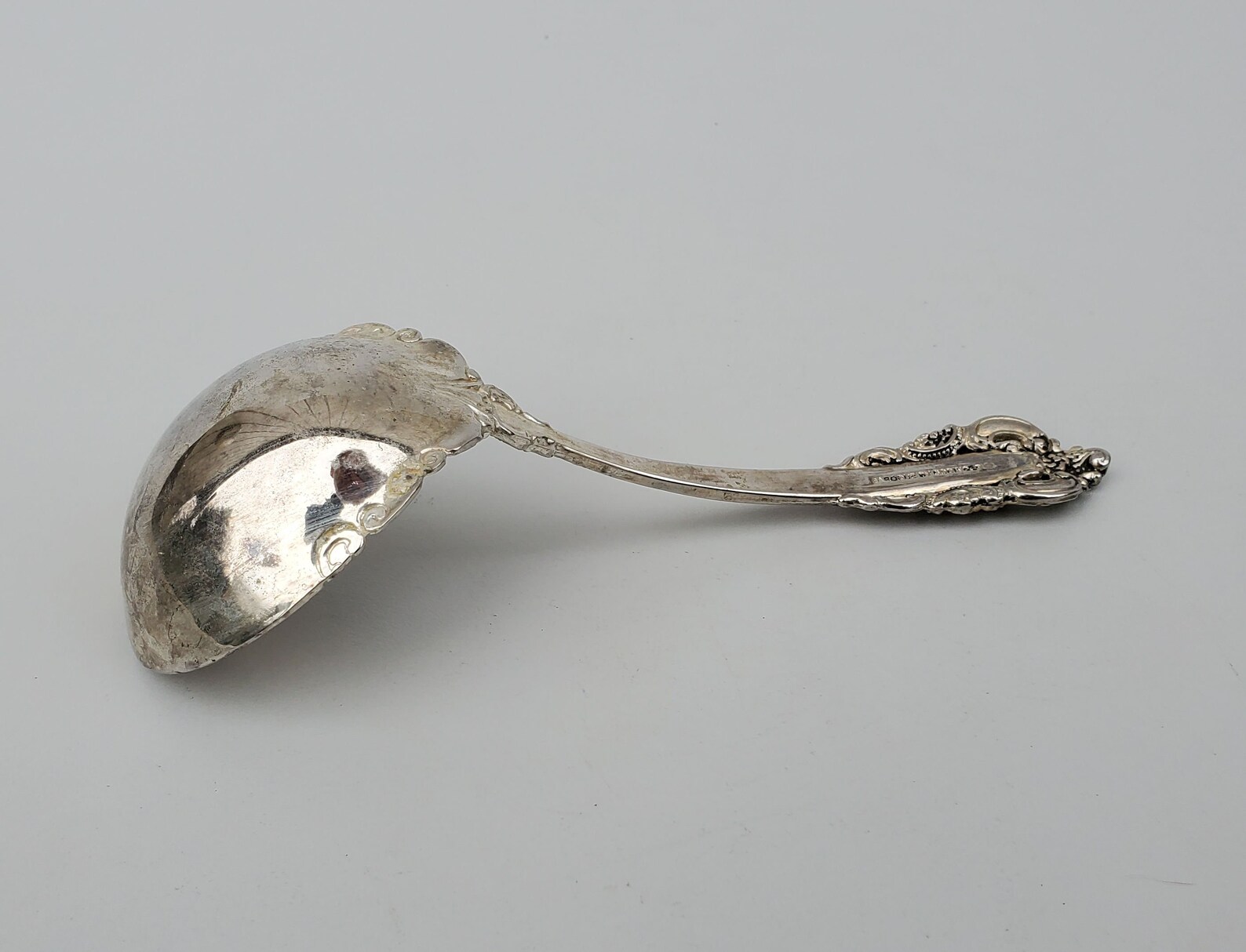 Godinger Silverplate Baroque Pattern Gravy Ladle Ornate Handle Design ...