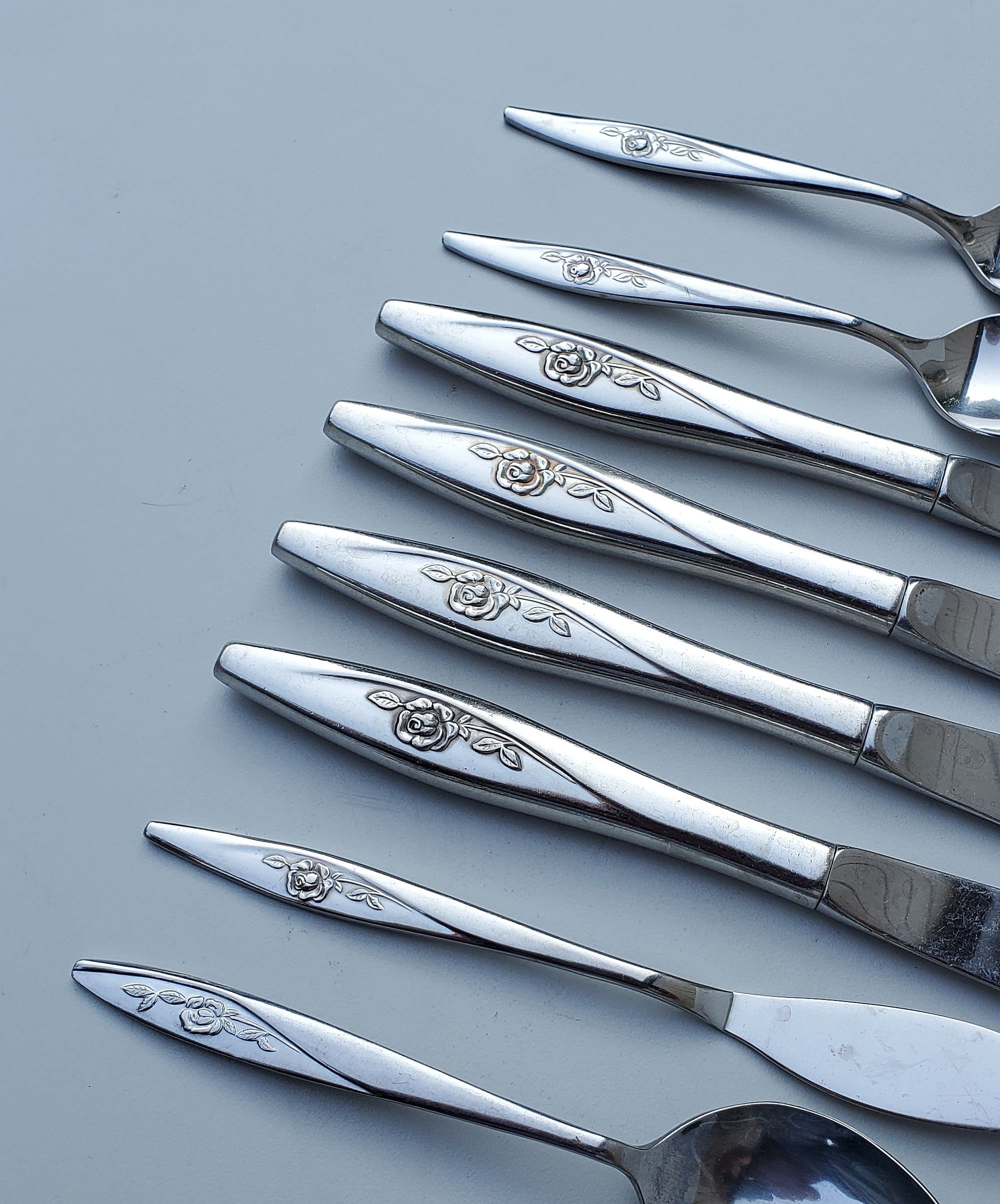 Oneida Deluxe Stainless Lasting Rose Pattern Mixed Lot of 8 Pieces ...