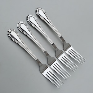 Towle Stainless Magnolia Pattern - Set of 4 Dinner Forks - Glossy ...