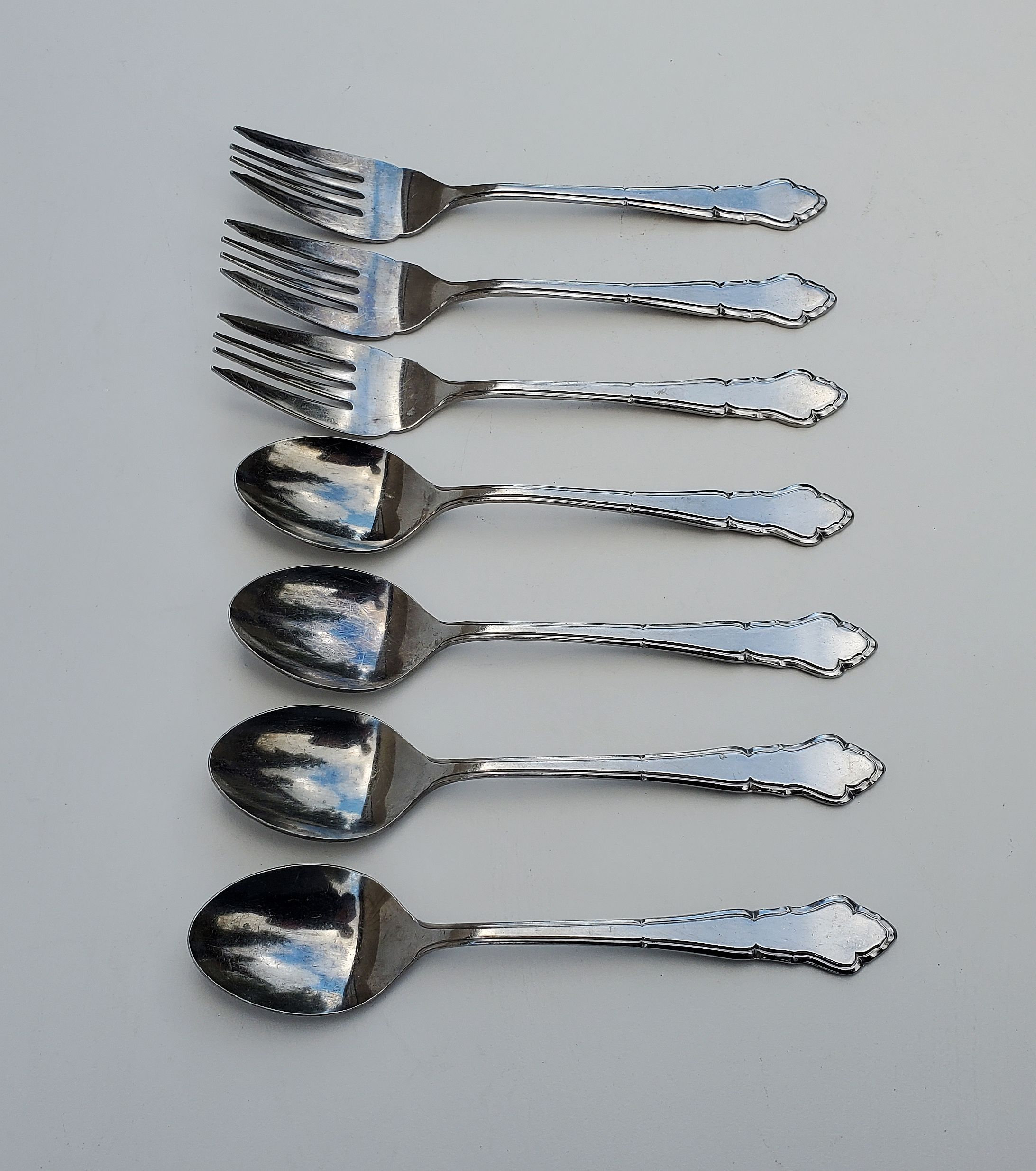 Towle Supreme Cutlery TWS65 Pattern Stainless Flatware - Set of 7 Pieces - 3 Salad Forks - 4 ...