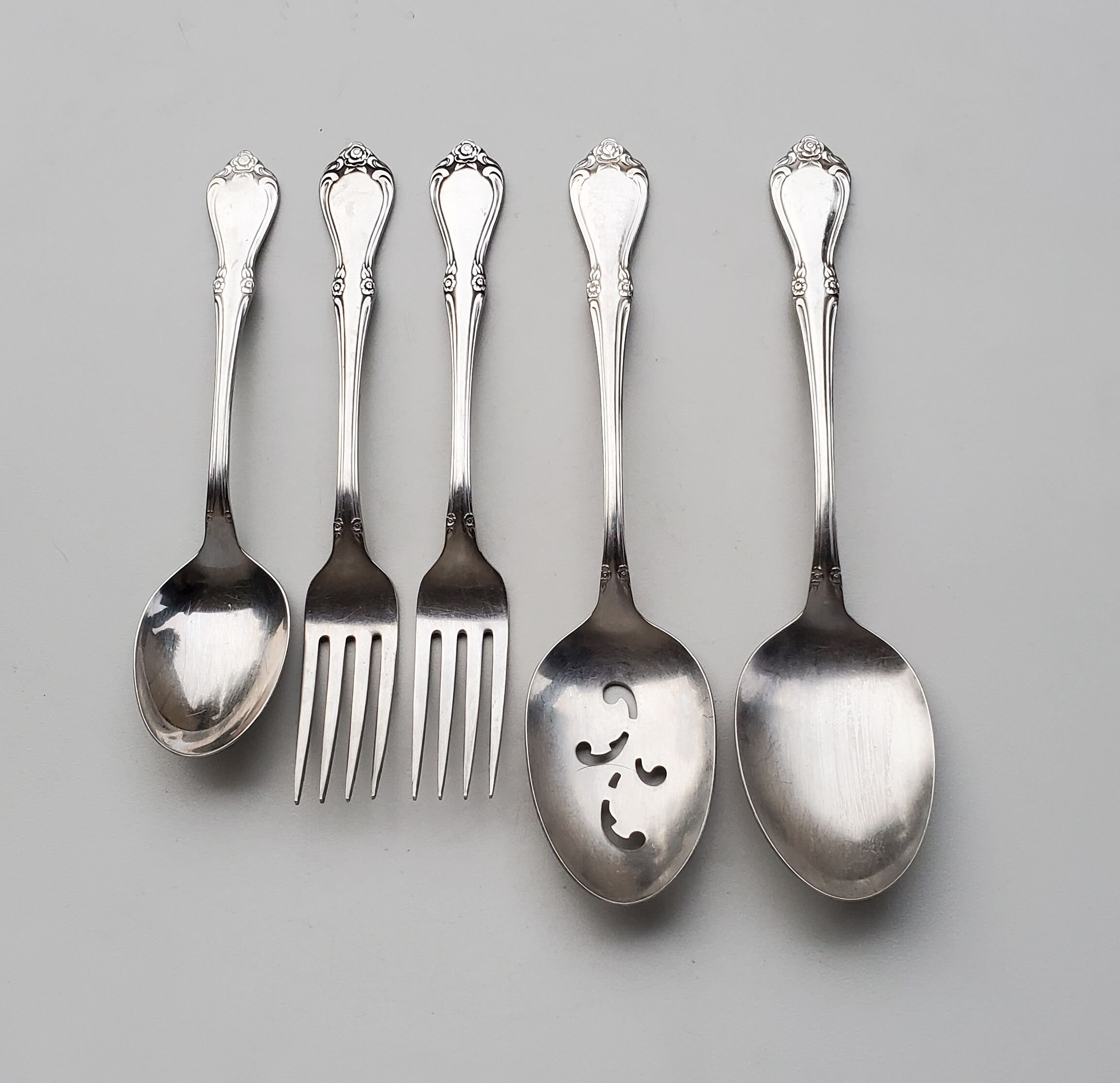 Oneida 1881 Rogers Deluxe Stainless Celebrity Pattern Mixed Lot of 5 ...