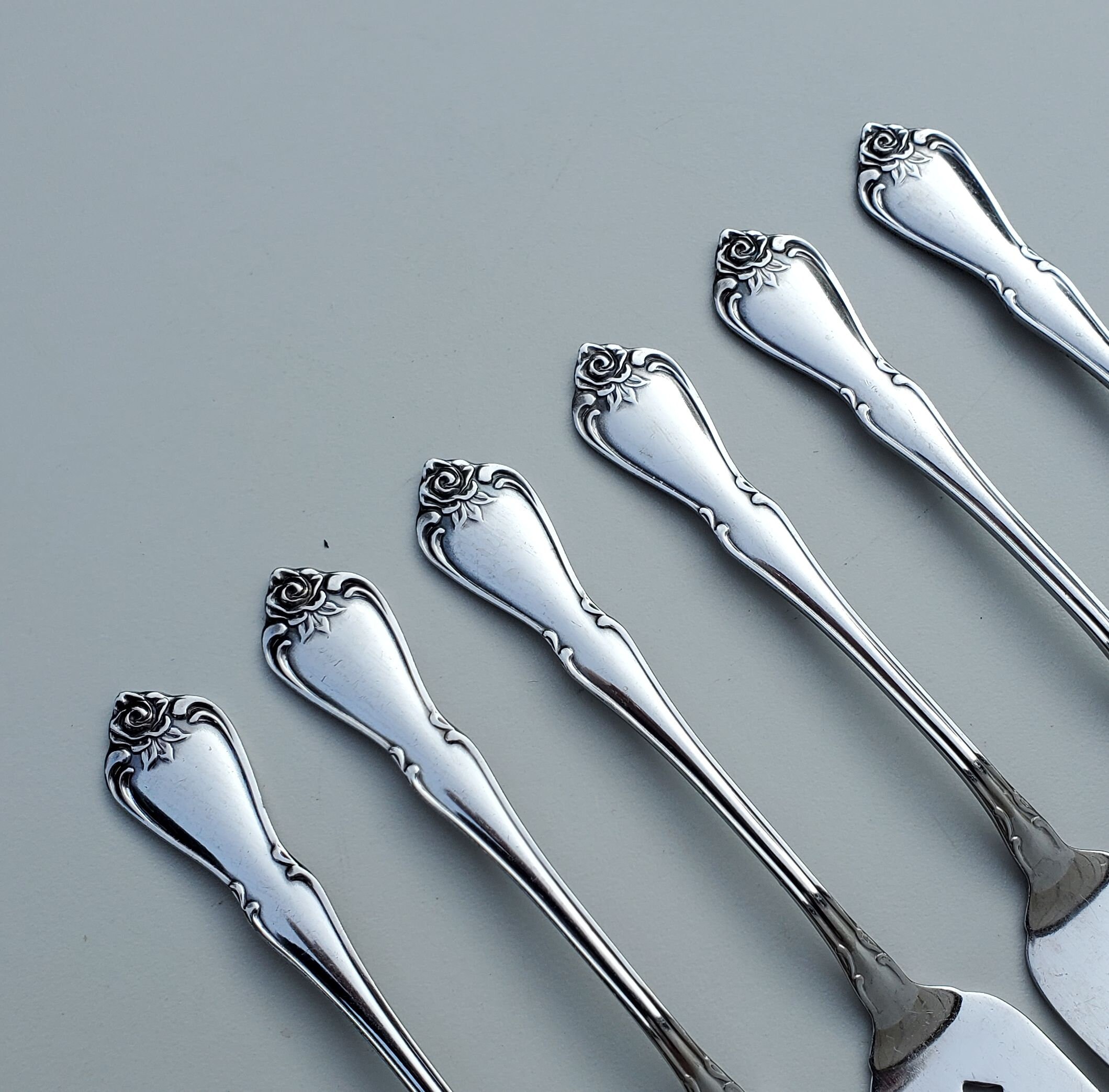 Oneida Ltd 1881 Wm Rogers Stainless Arbor Rose Pattern Set of 10 Salad ...