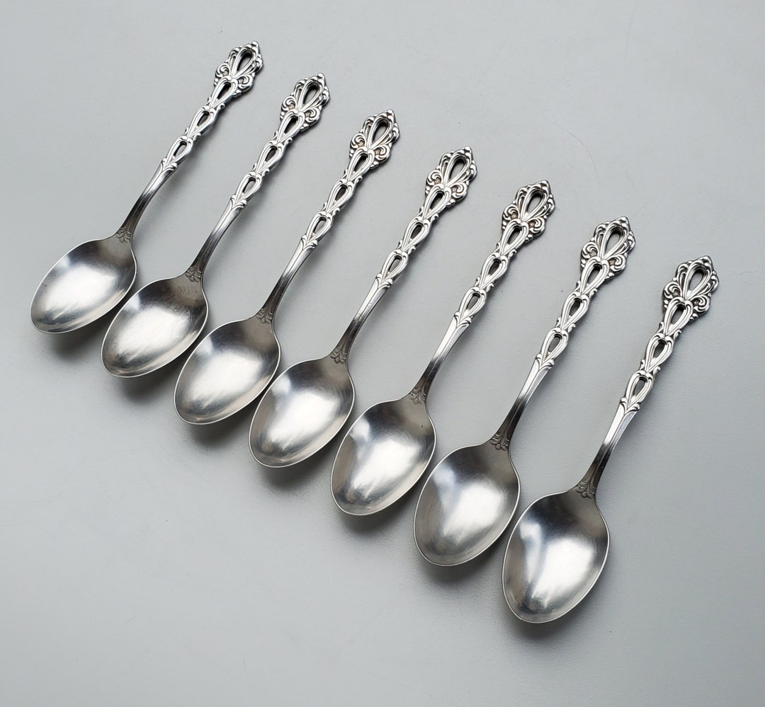 Oneida Stainless Chandelier Pattern - Set of 7 Soup Spoons - Glossy ...